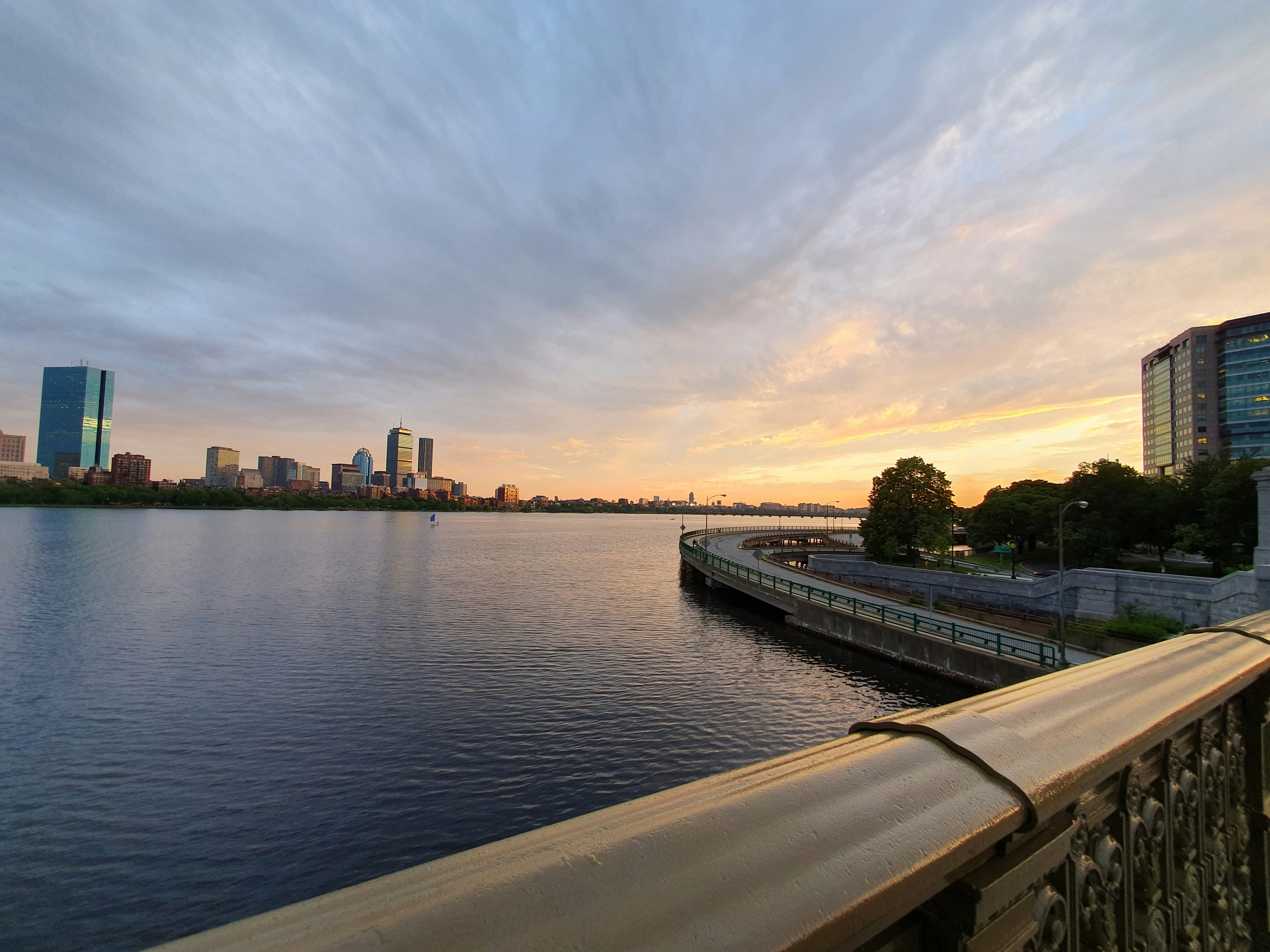 Buildings near ocean photo – Free Water Image on Unsplash