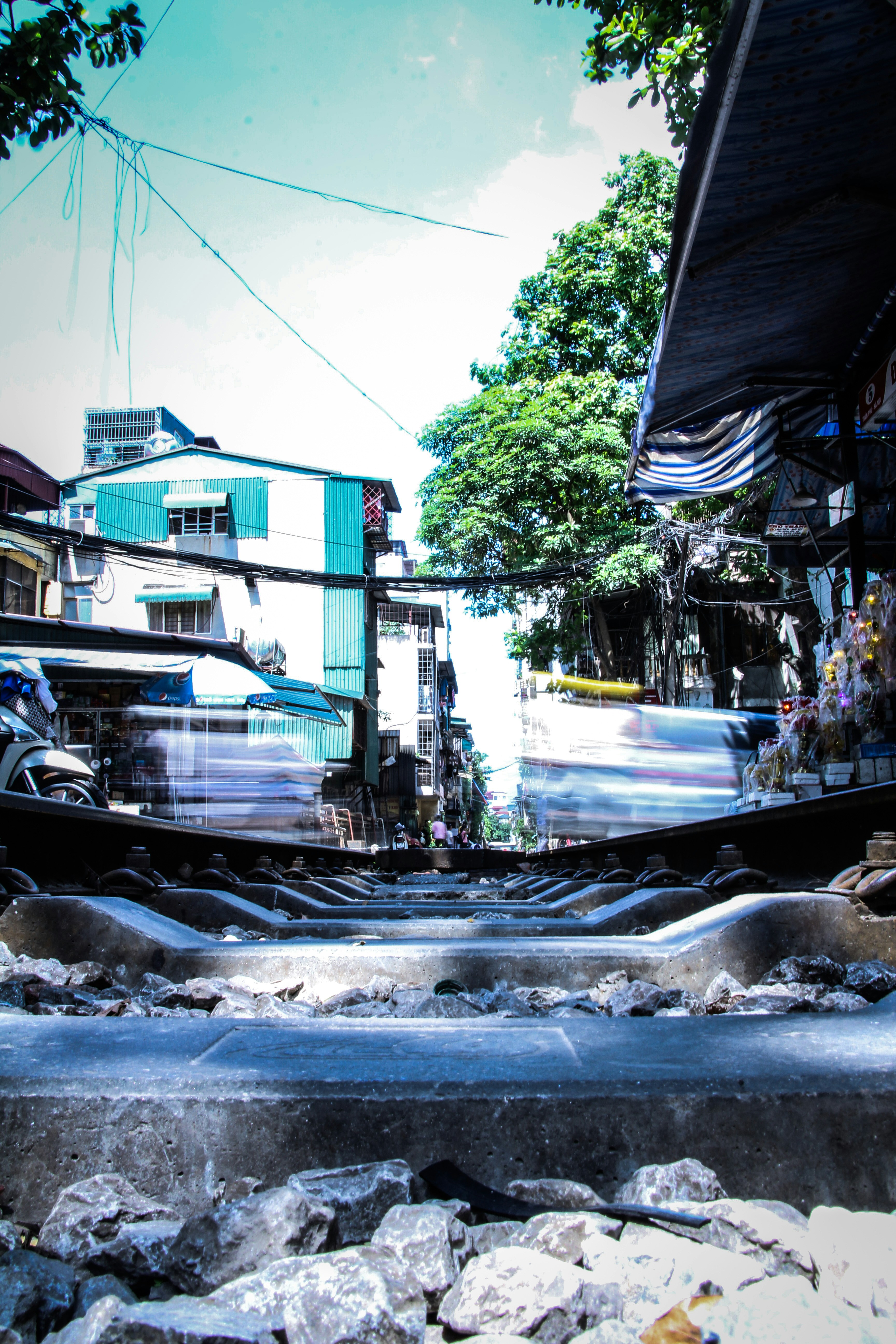 Rails to the Street: A Timelapse of Transit Between Shops