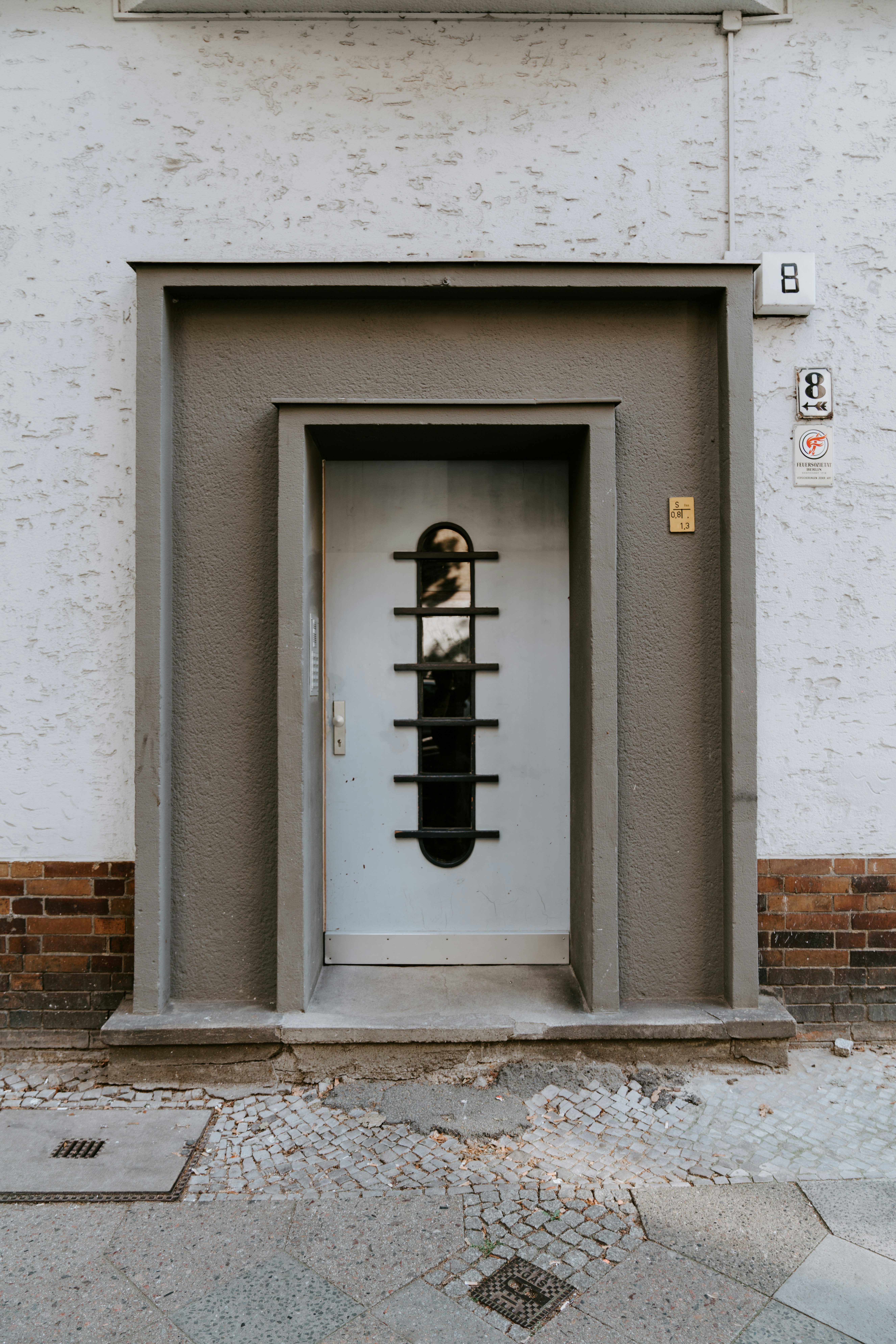 Doors | 15 best free door, germany, berlin and wall photos on Unsplash
