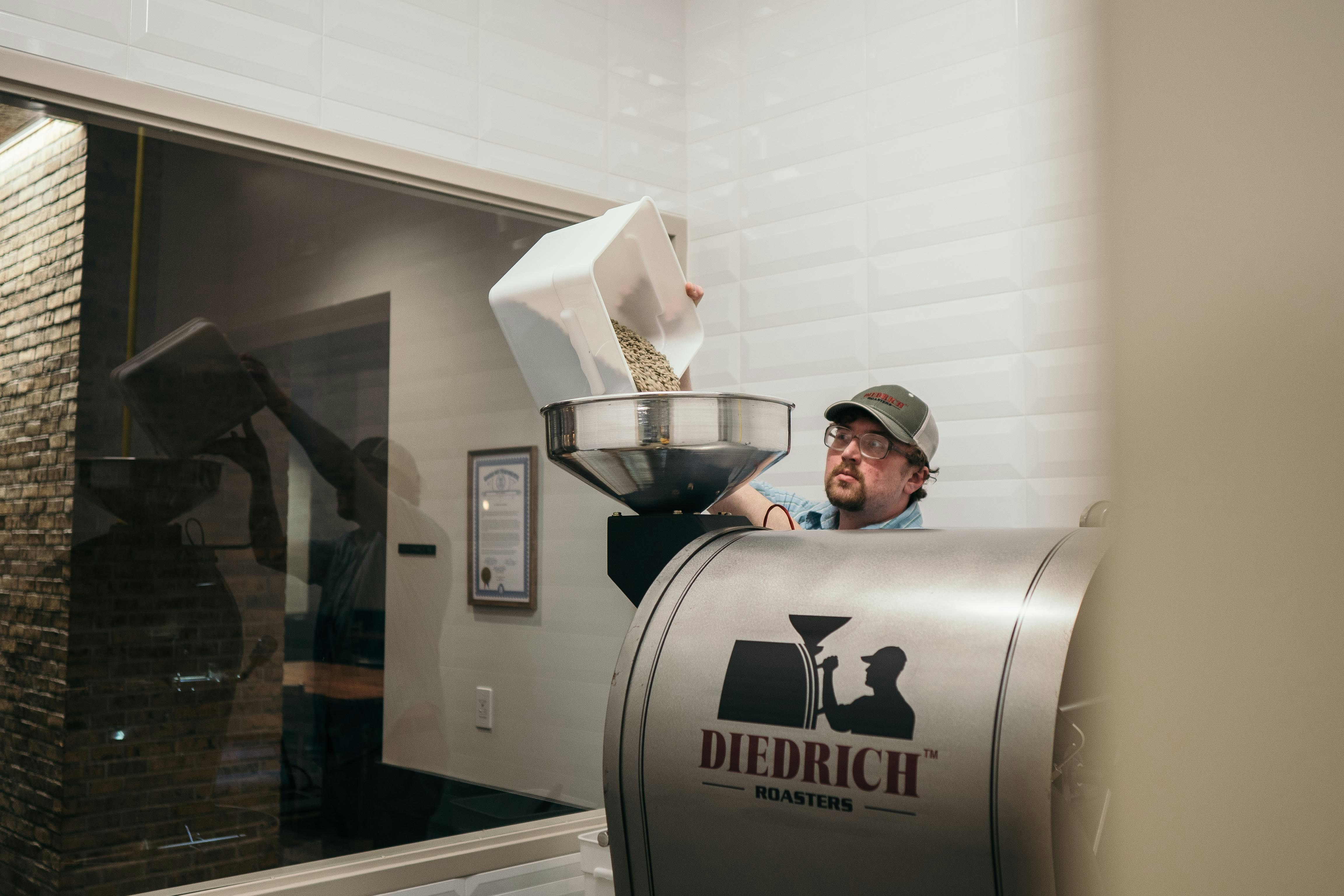 Hopper Pictures | Download Free Images on Unsplash