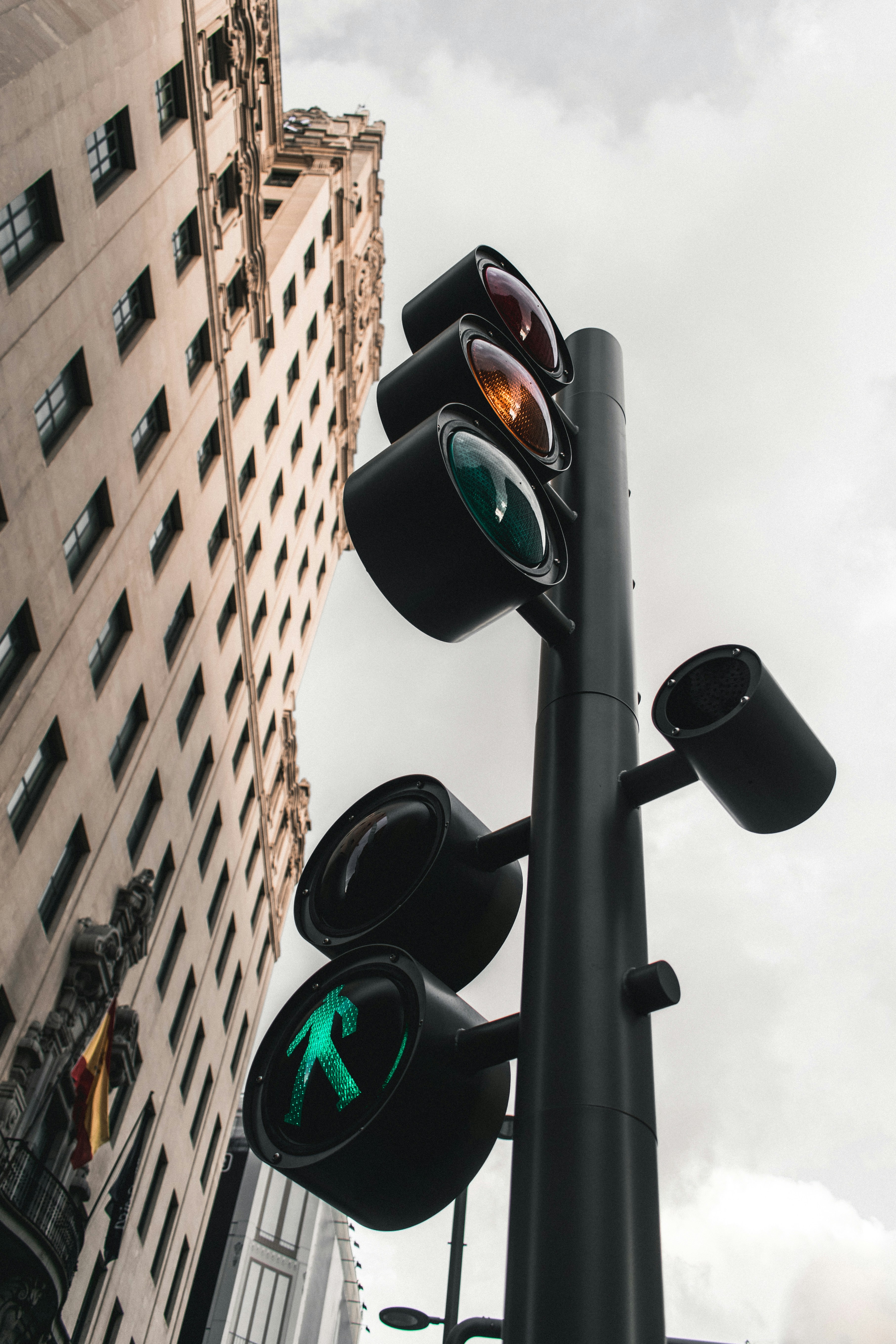 Black traffic lights photo – Free Light Image on Unsplash
