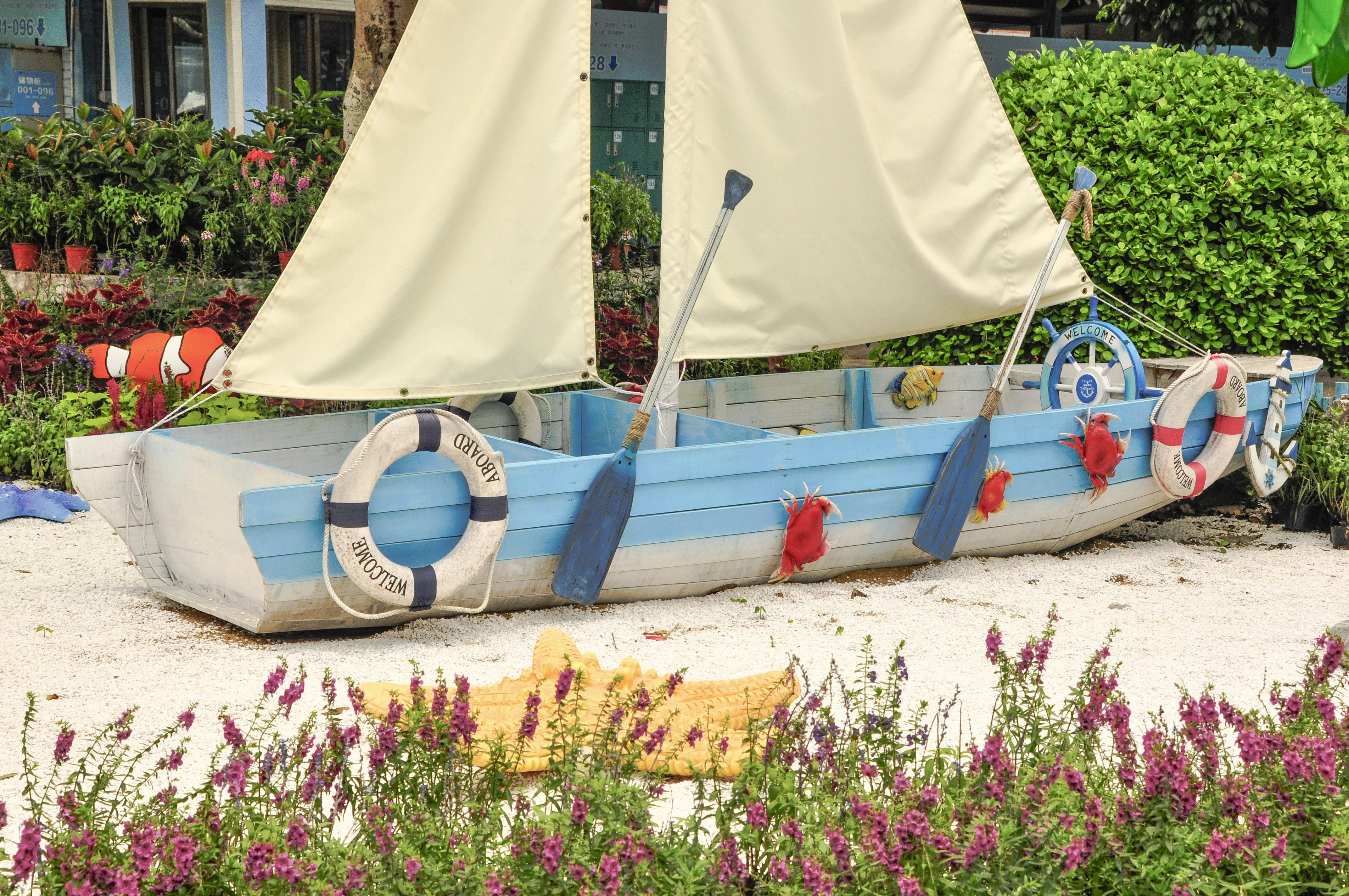 Blue and gray boat photo – Free Vessel Image on Unsplash