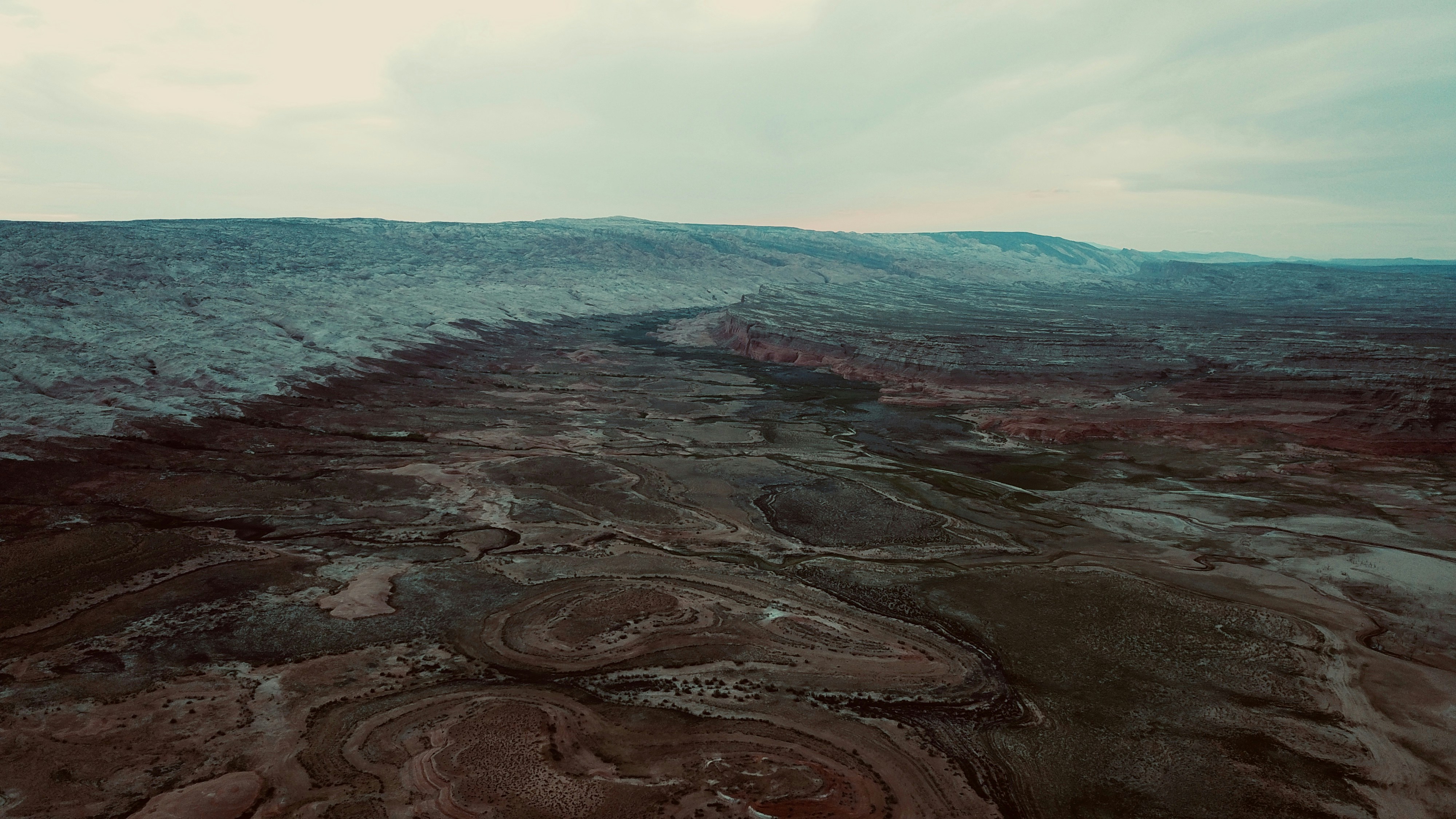 Désert brun photo – Photo Gris Gratuite sur Unsplash