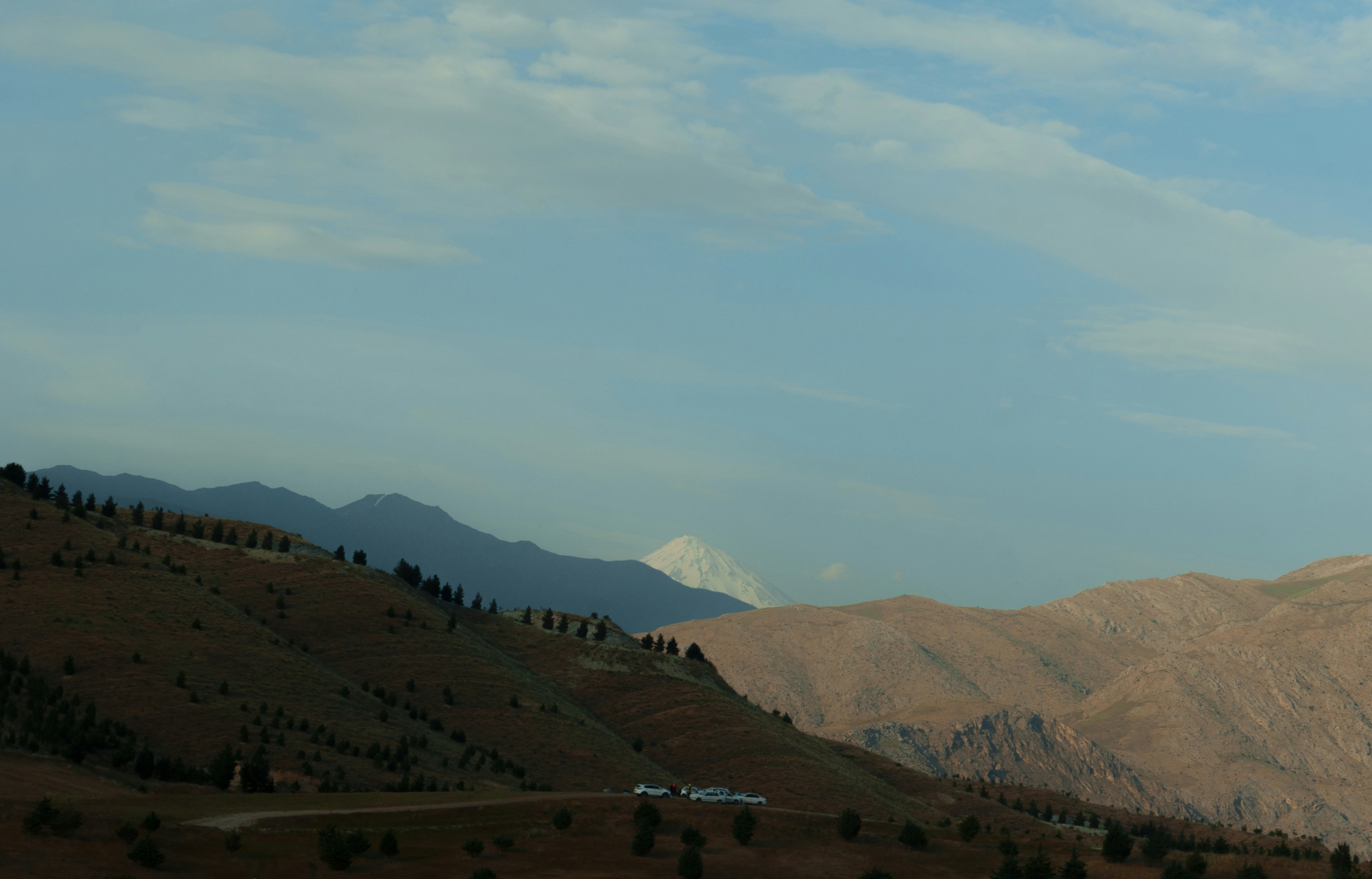 Landscape photography of mountain photo – Free Human Image on Unsplash