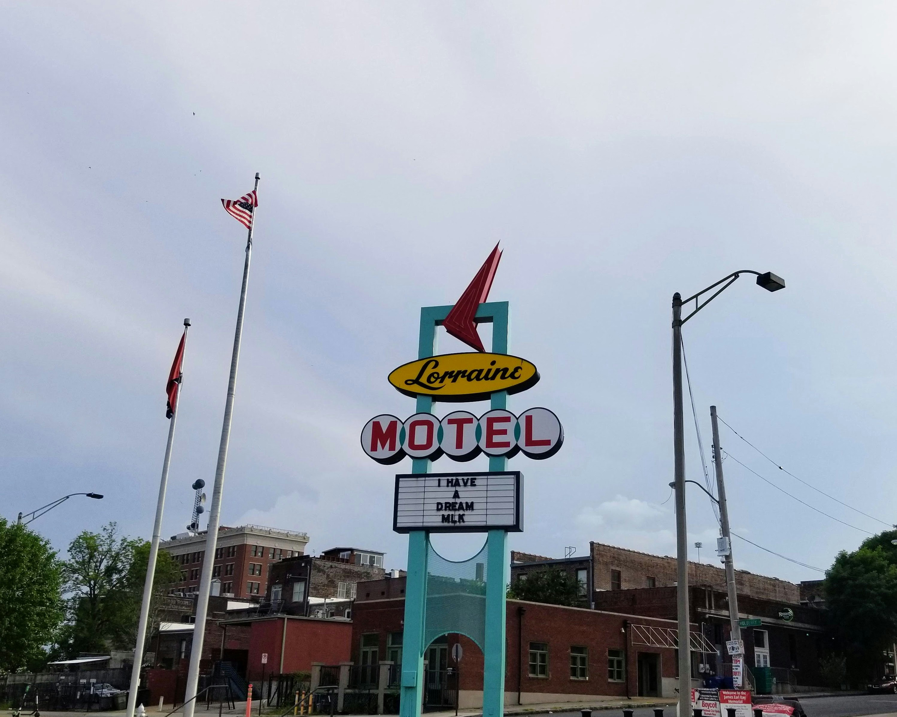 Motel signage photo – Free 450 mulberry st Image on Unsplash