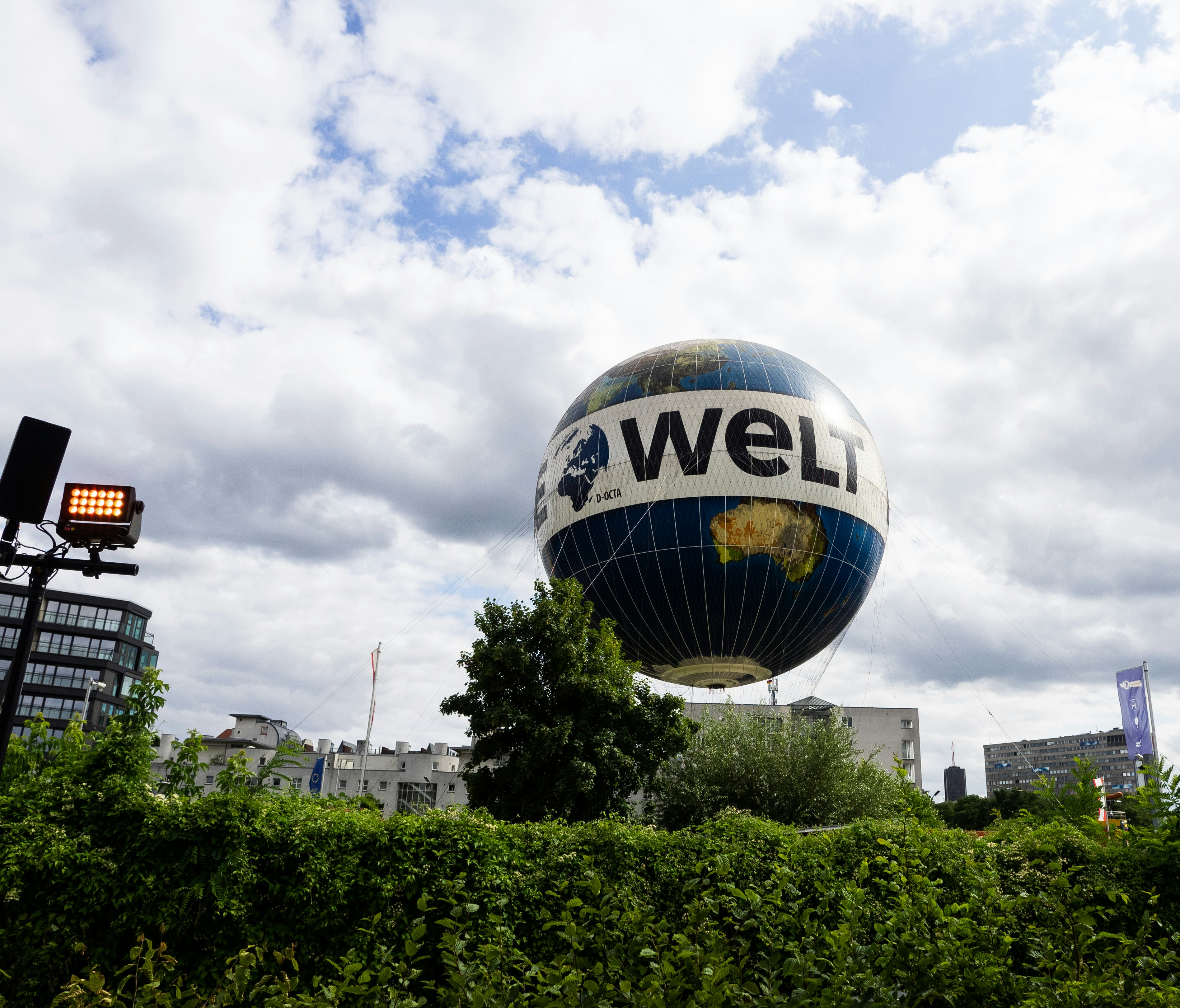Welt globe signage photo – Free Sphere Image on Unsplash