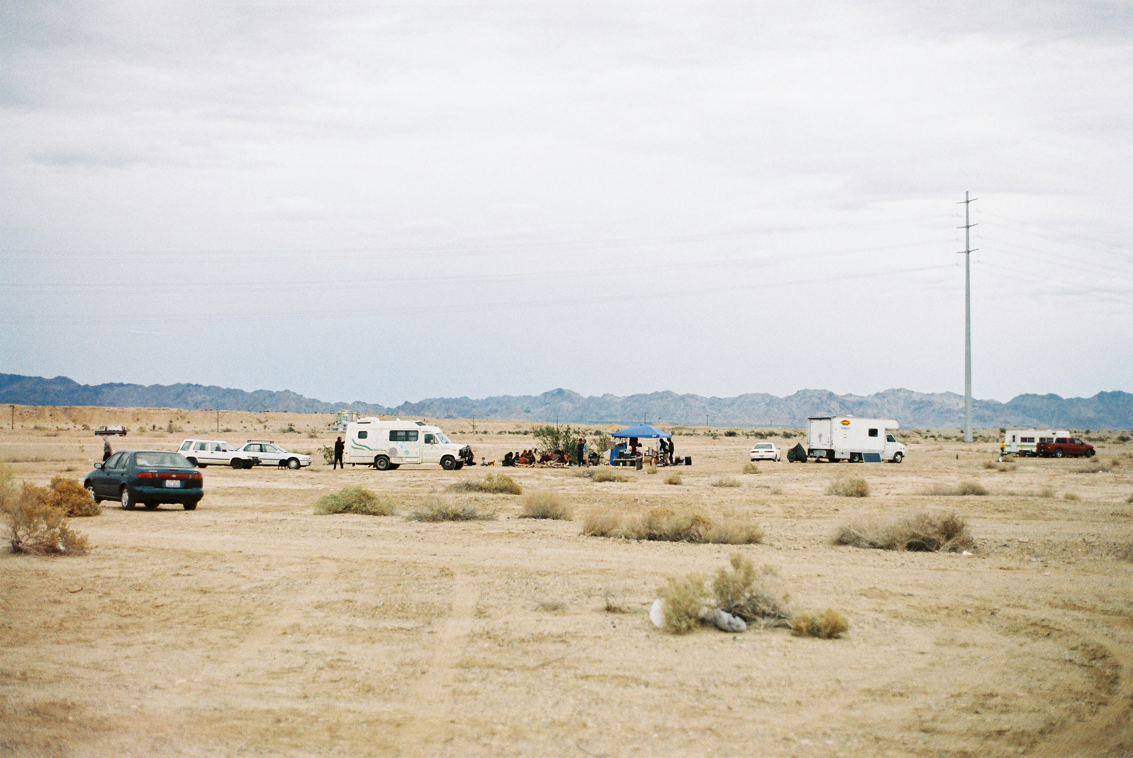Cars and RVs in desert photo – Free Brown Image on Unsplash