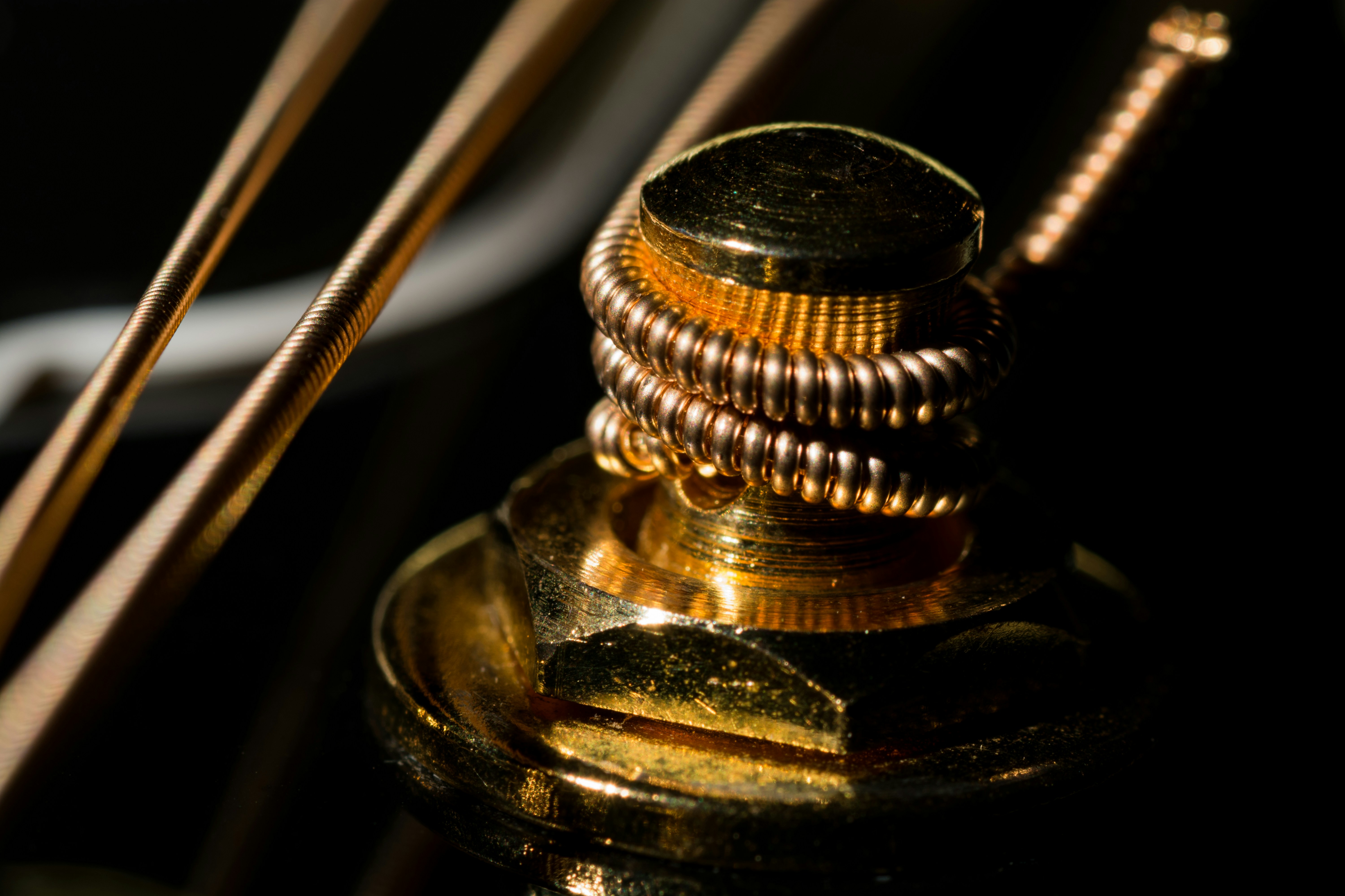 Gold-colored jewelry photo – Free Macro Image on Unsplash