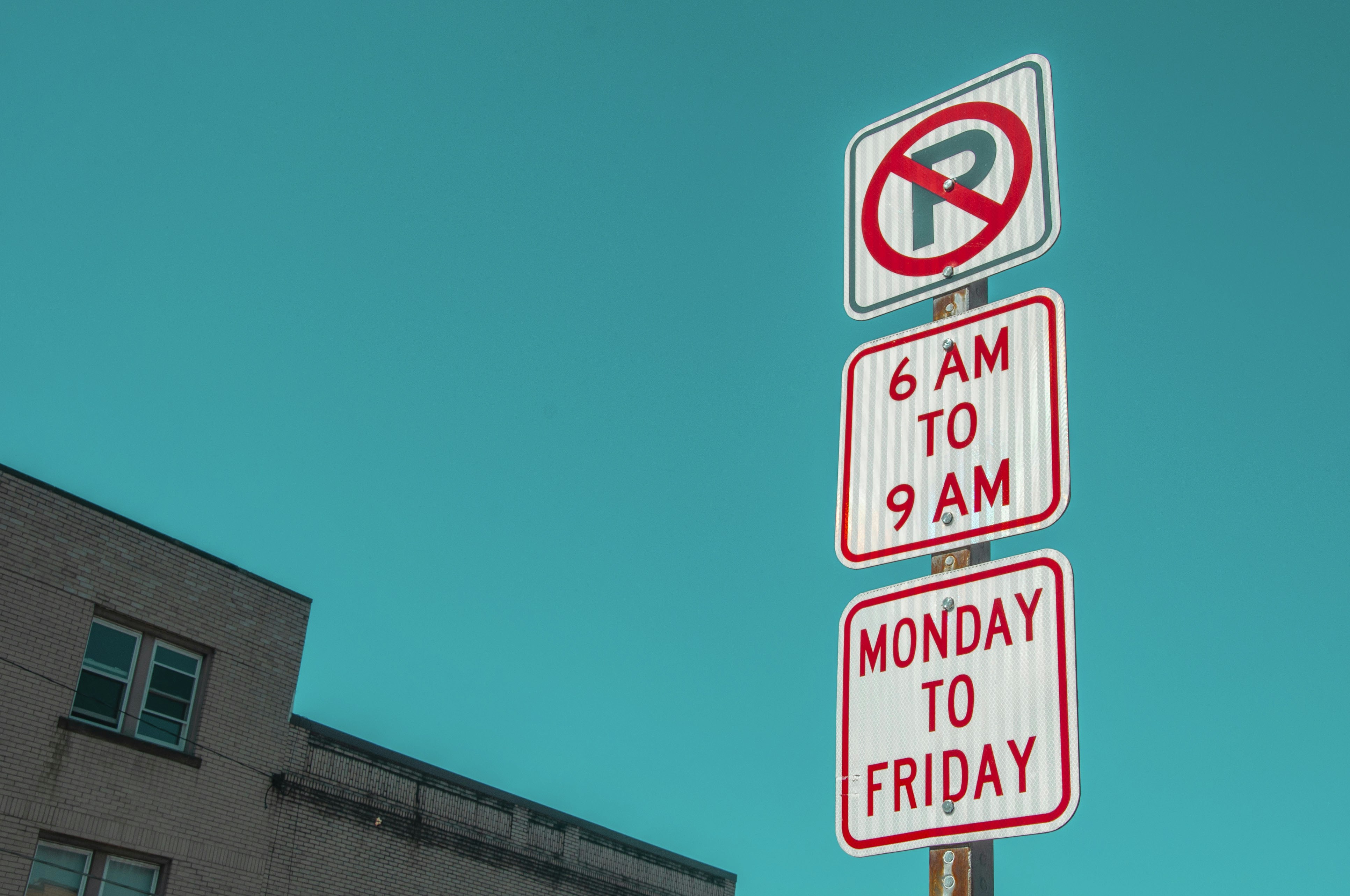 White signage photo – Free Symbol Image on Unsplash