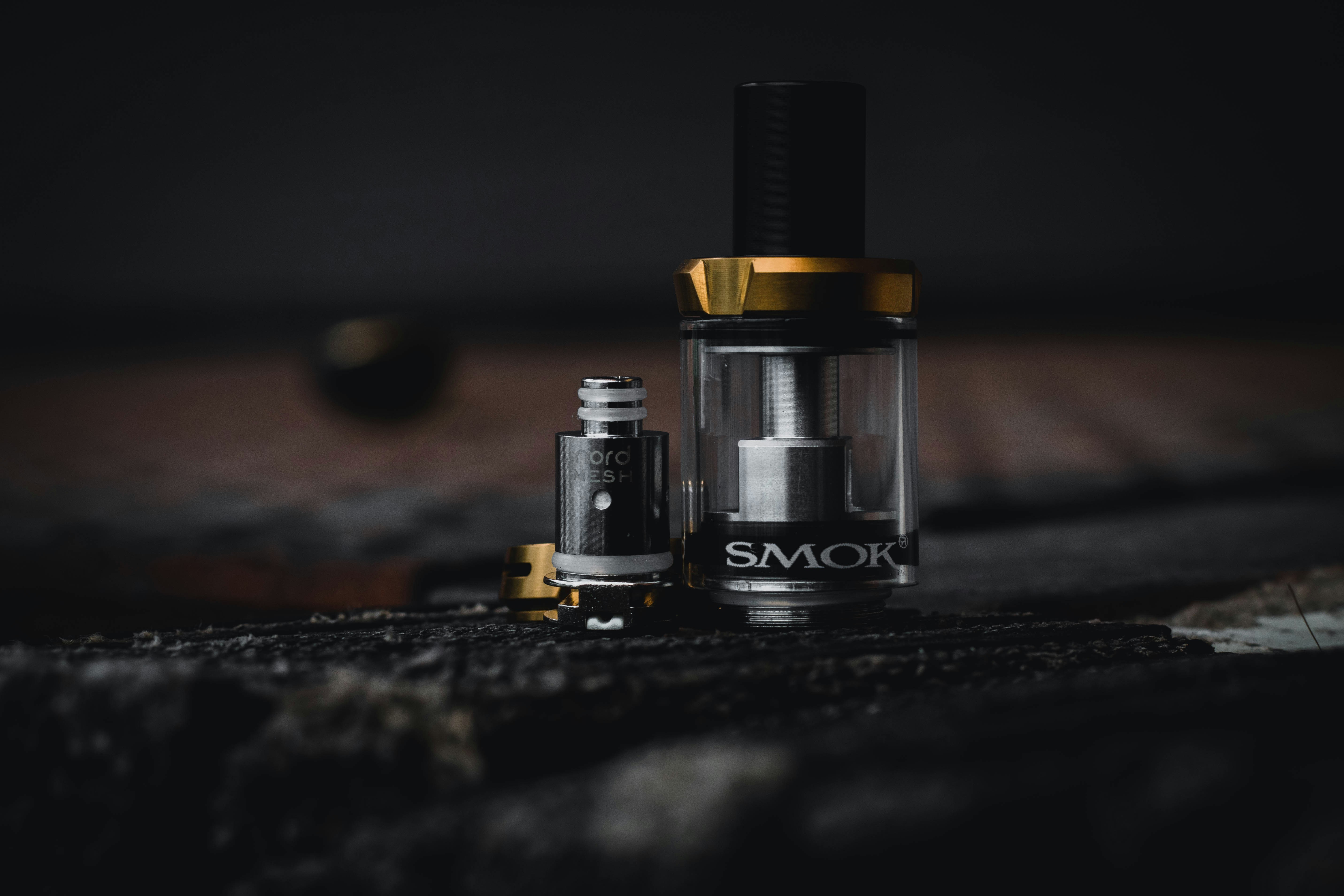 Clear and black SMOK atomizer photo – Free Grey Image on Unsplash