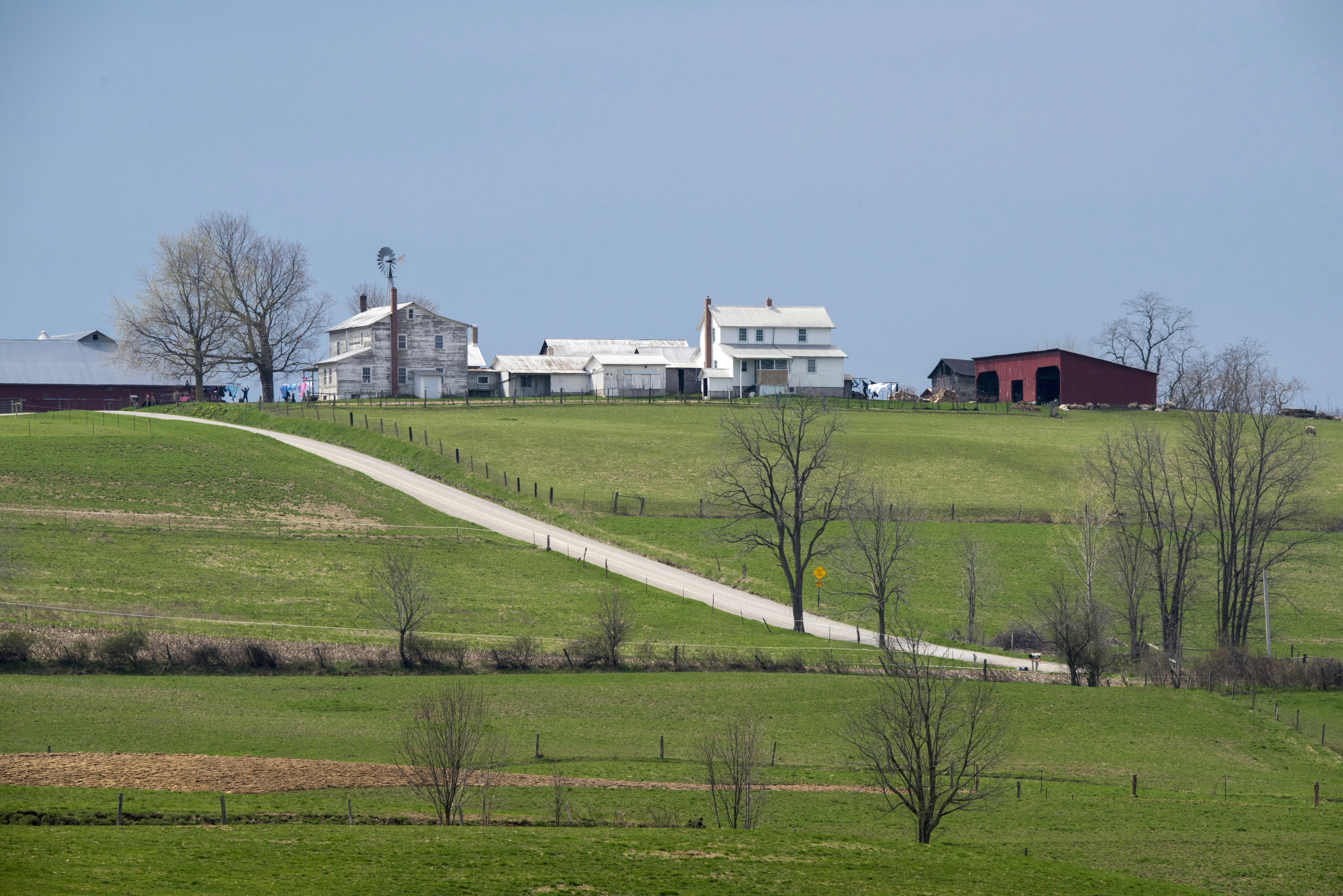 Maisons sur terrain vert photo – Image gratuite de Herbe sur Unsplash