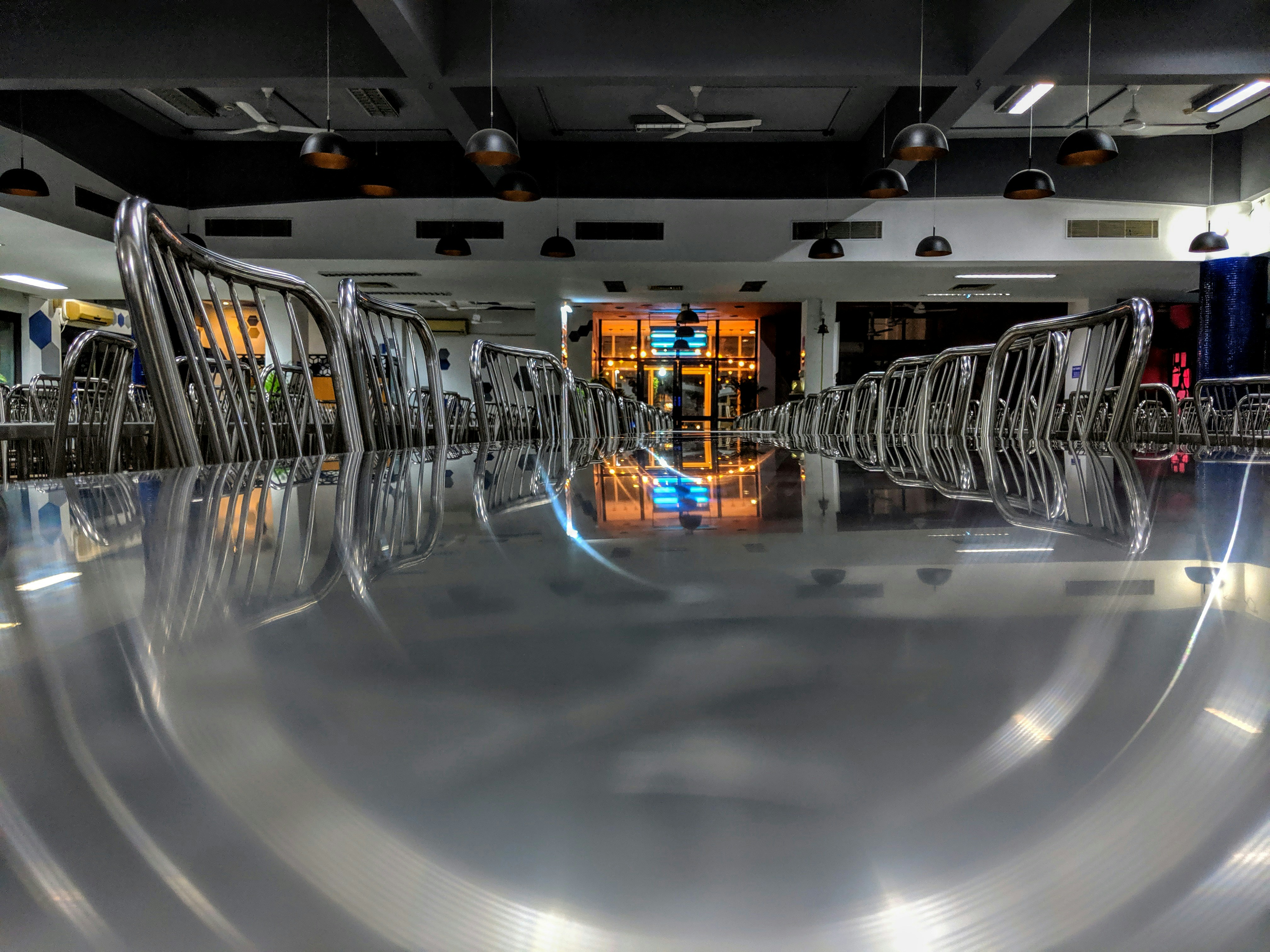 Tables en métal gris photo – Image gratuite de Parc de la connaissance ...