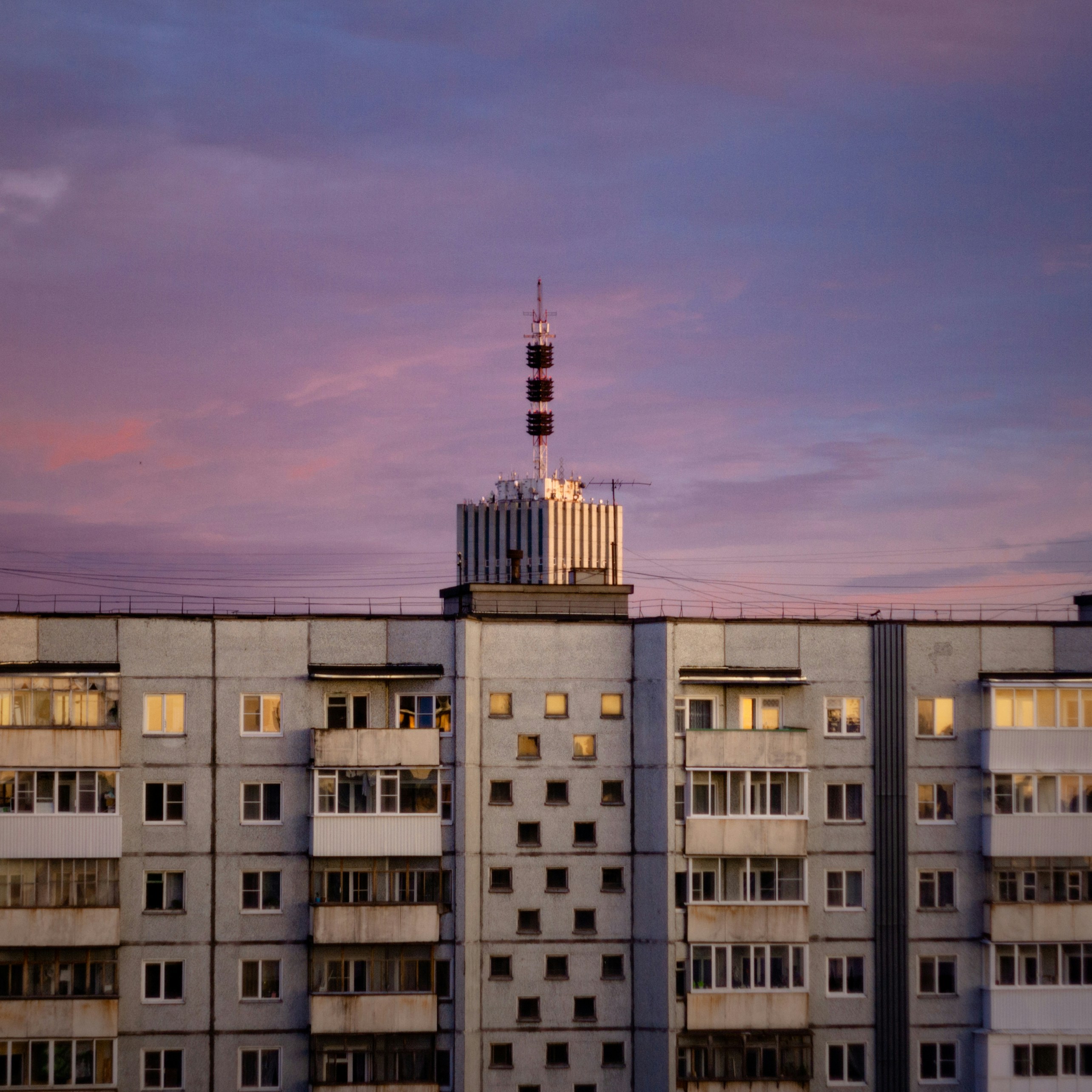 Grey concrete building during daytime photo – Free Grey Image on Unsplash