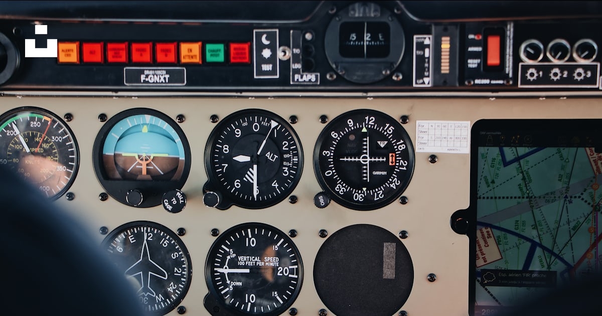 Foto Zum Thema Flugzeug Cockpit Kostenloses Bild Zu Cockpit Auf Unsplash