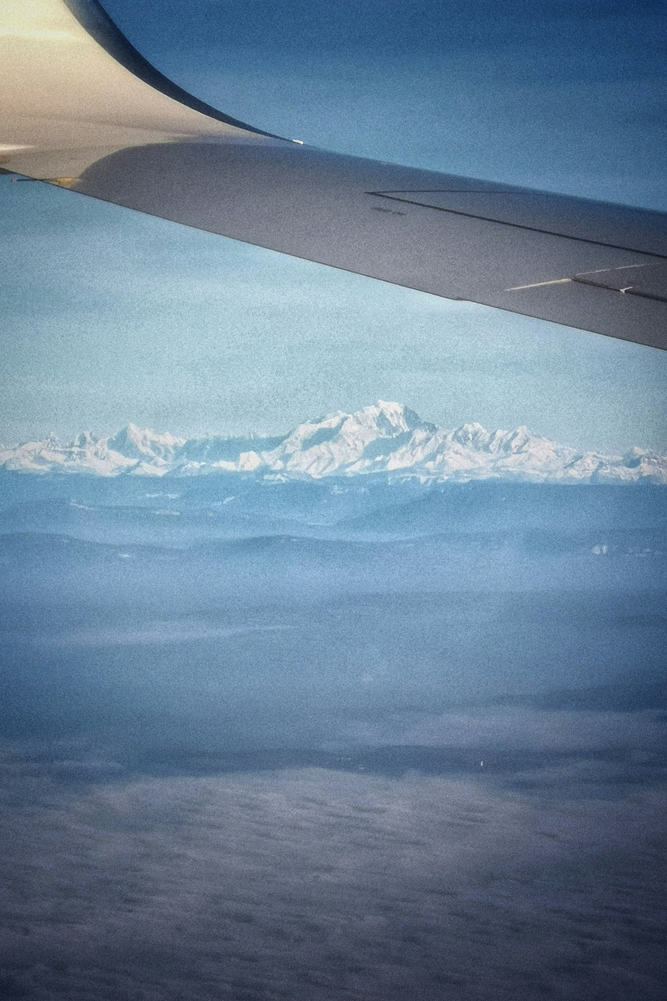 Mountain view under blue skies photo – Free Nature Image on Unsplash