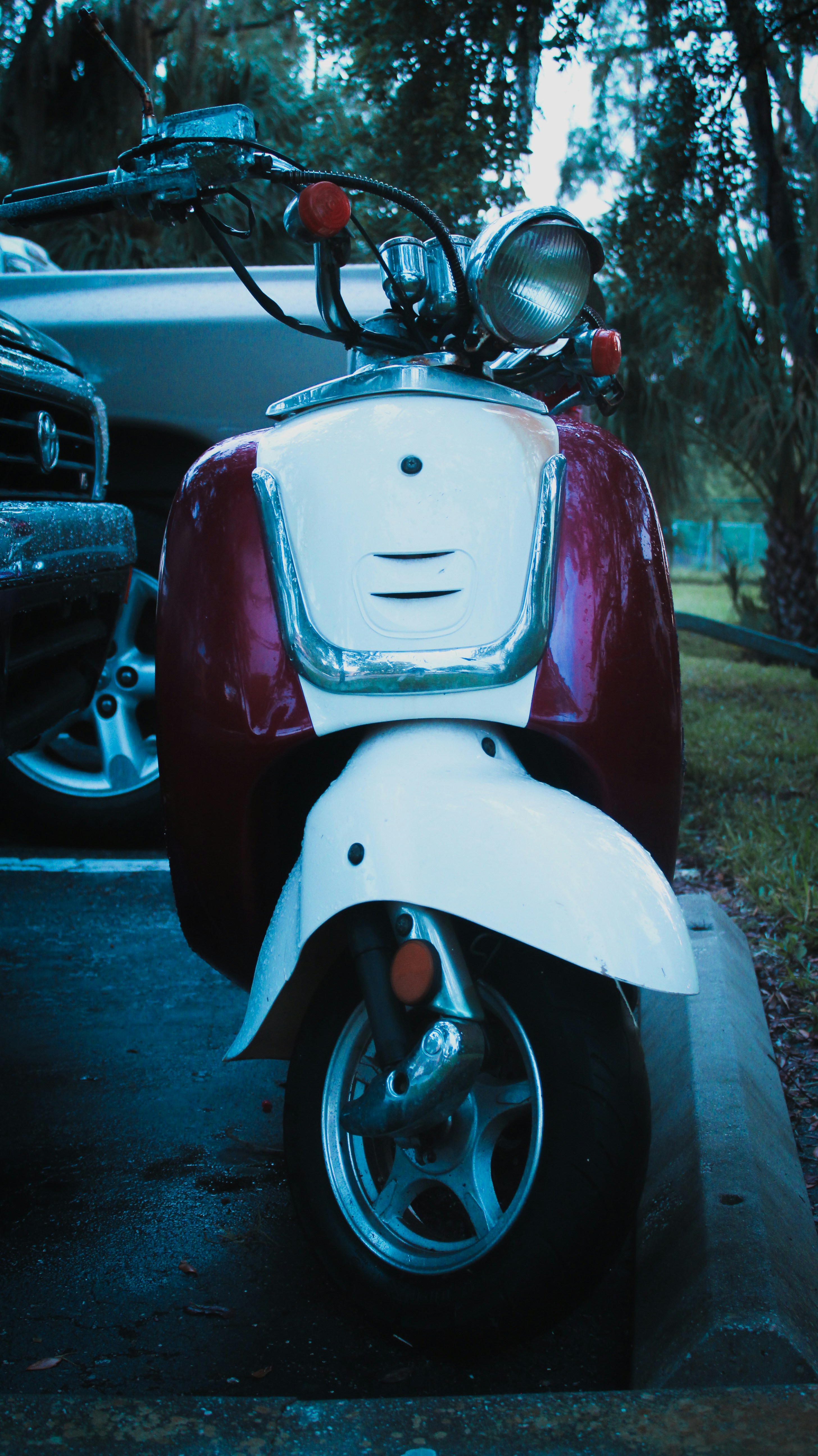 Retro Ride: A Mint-White Accent on a Maroon Diva