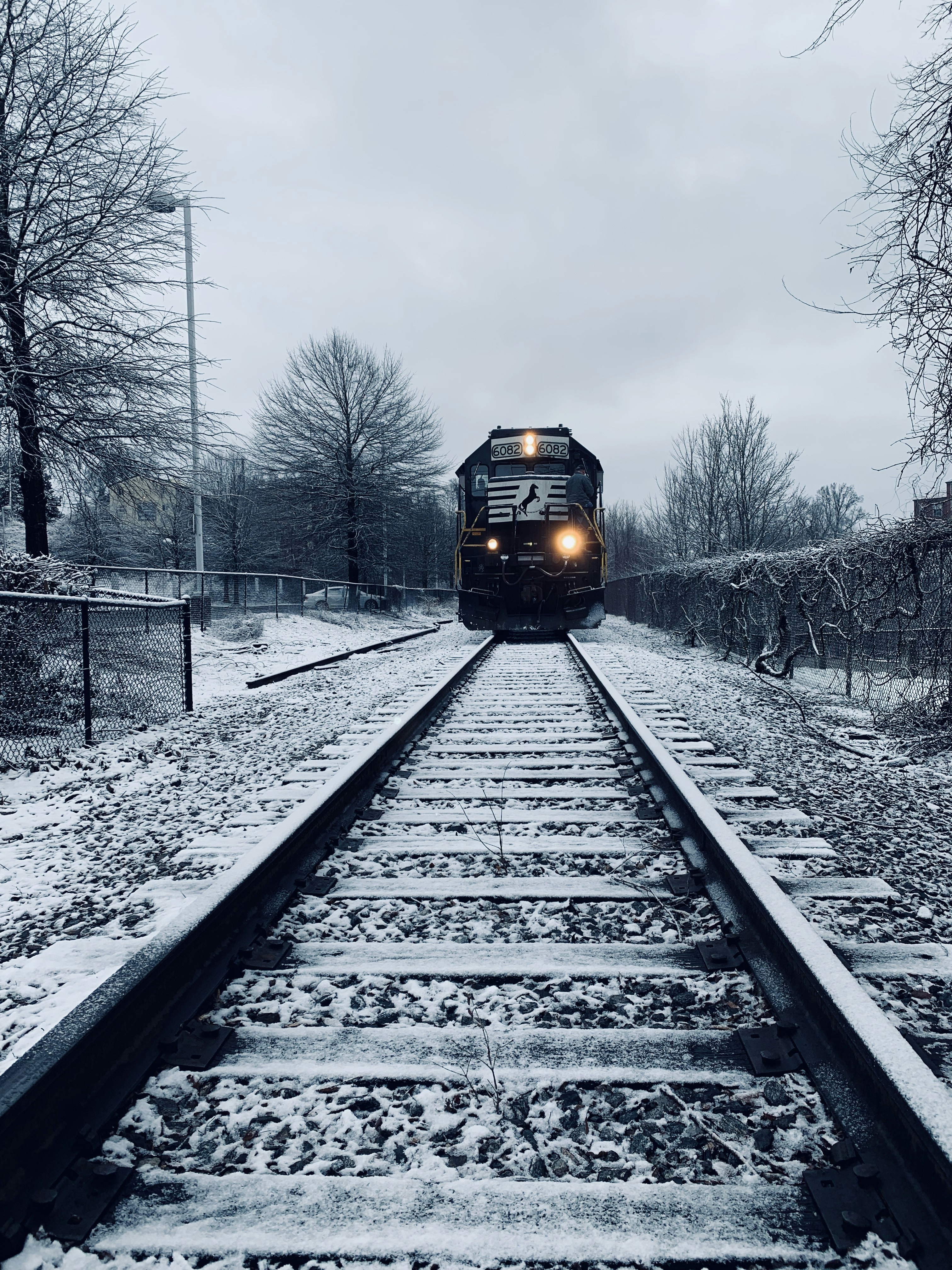 Train sur rail photo – Photo Etats-Unis Gratuite sur Unsplash