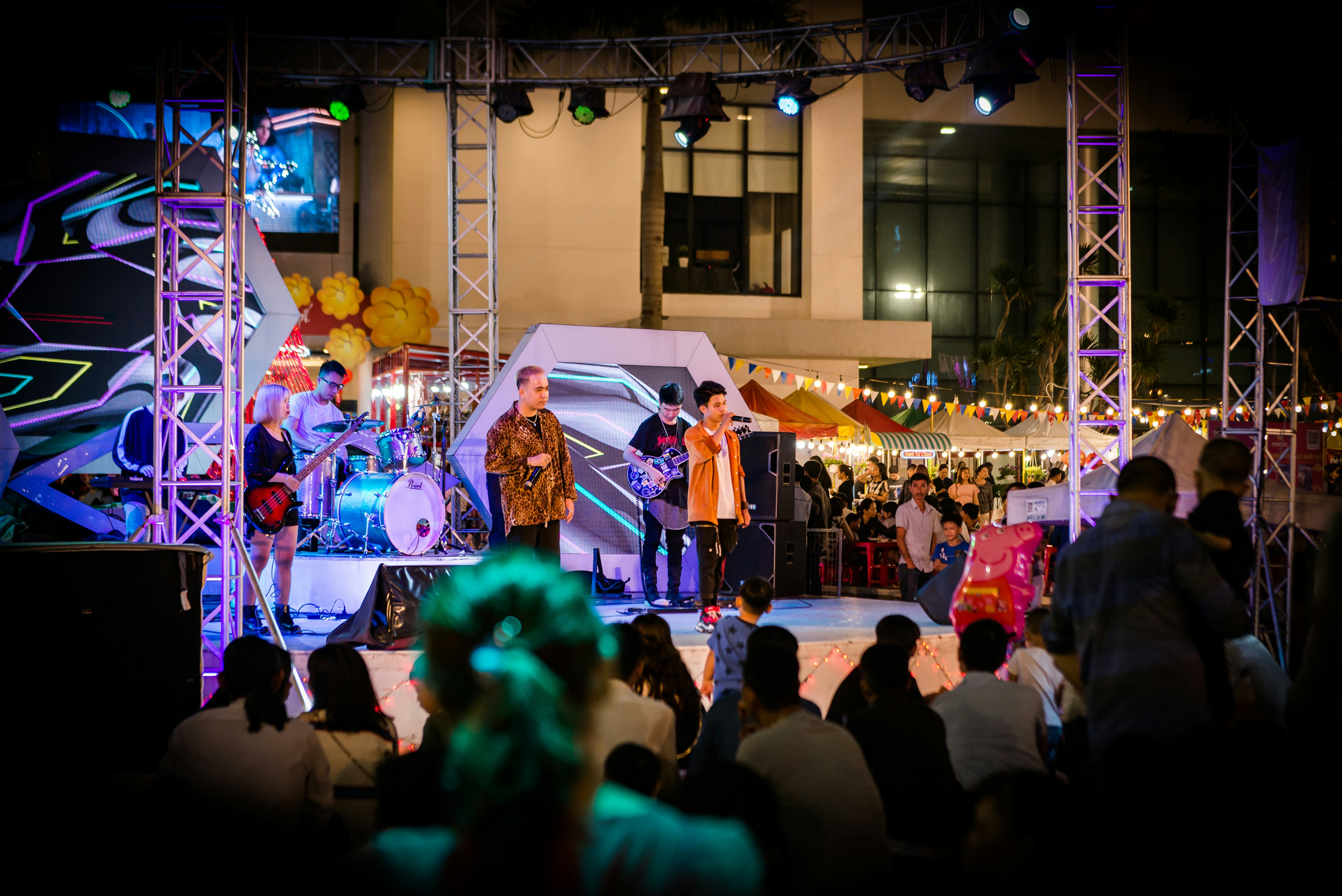 Man performing on stage photo – Free Human Image on Unsplash