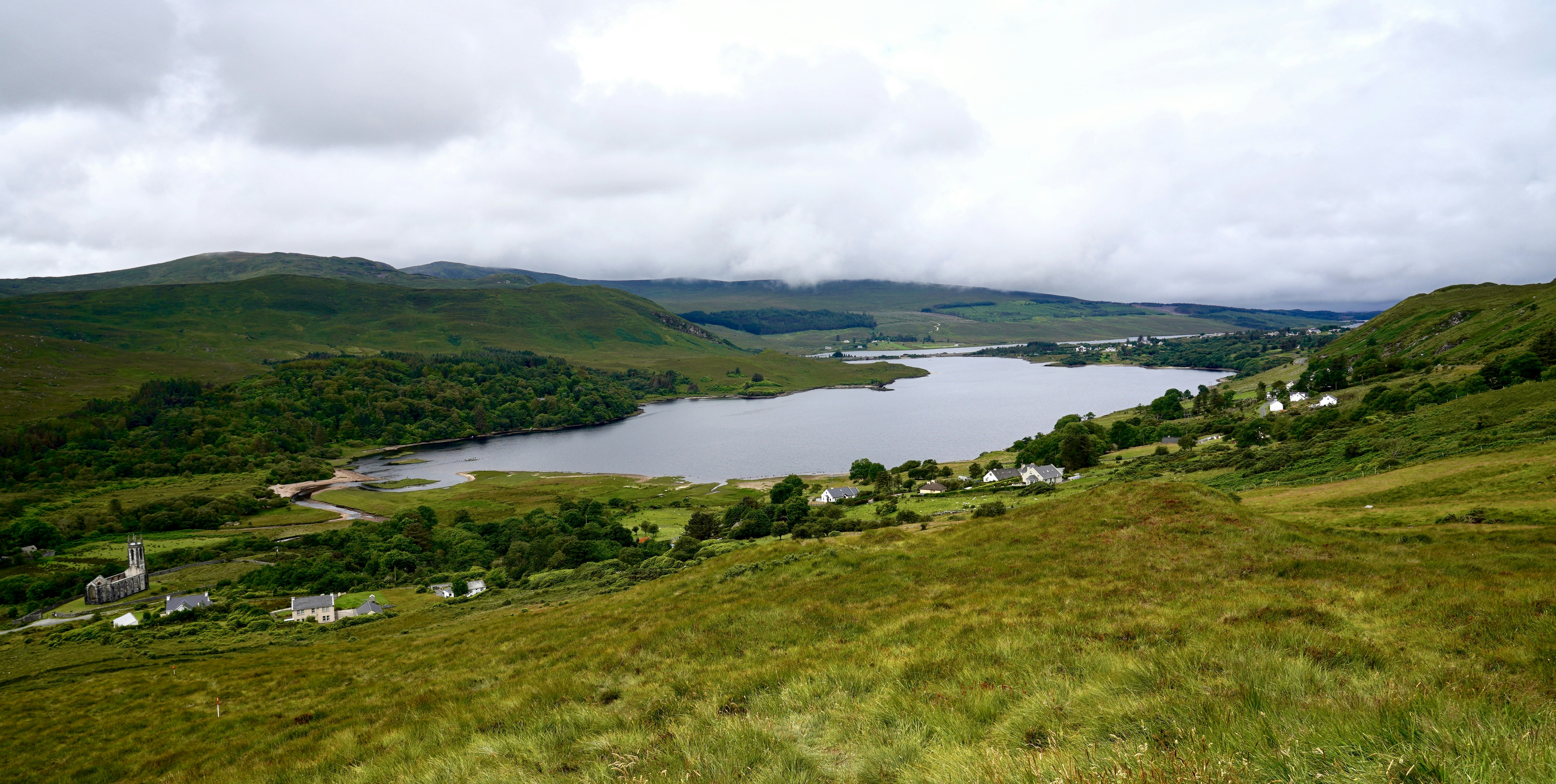 Body of water between mountains photo – Free Nature Image on Unsplash