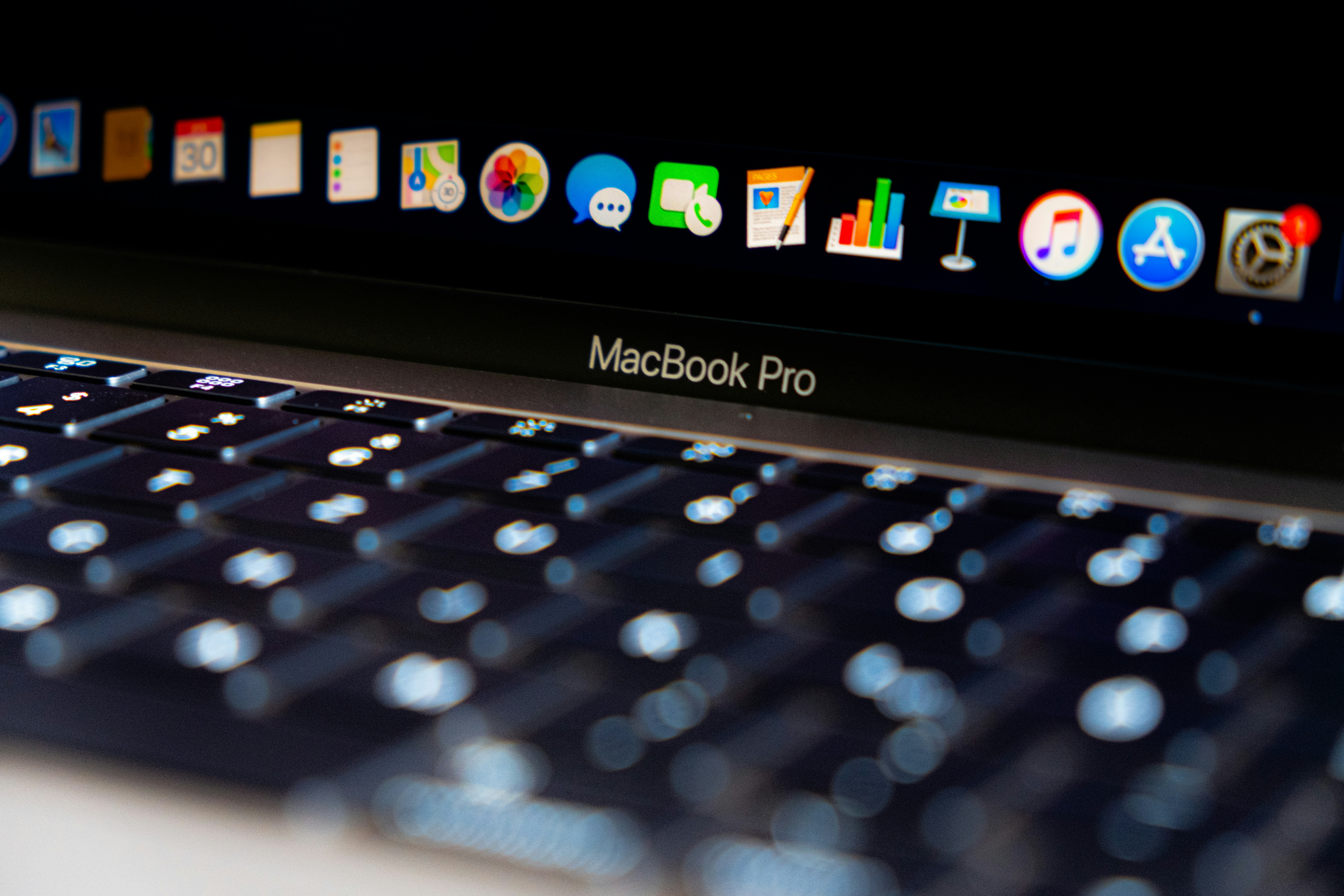 MacBook Pro photo – Free Light Image on Unsplash