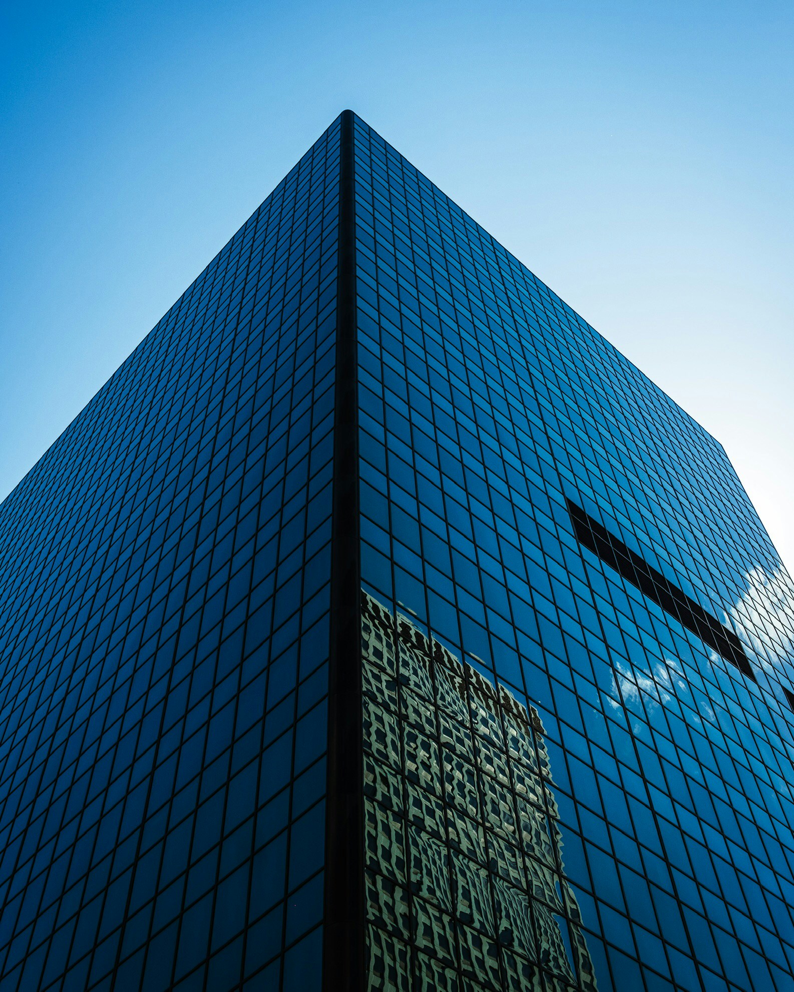 Curtain-wall high-rise building under blue sky photo – Free Chicago ...