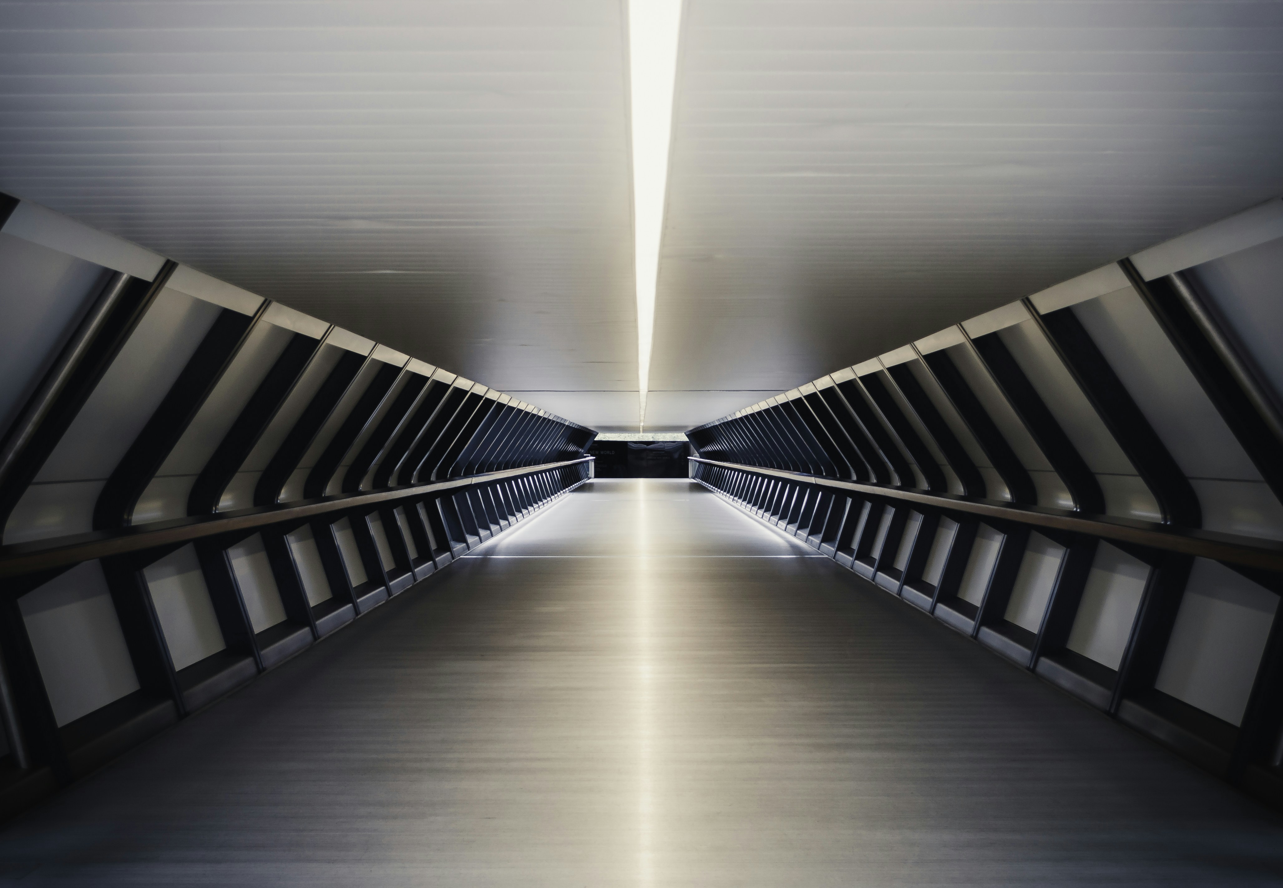 建物内部の写真 – Unsplashの建物の無料画像