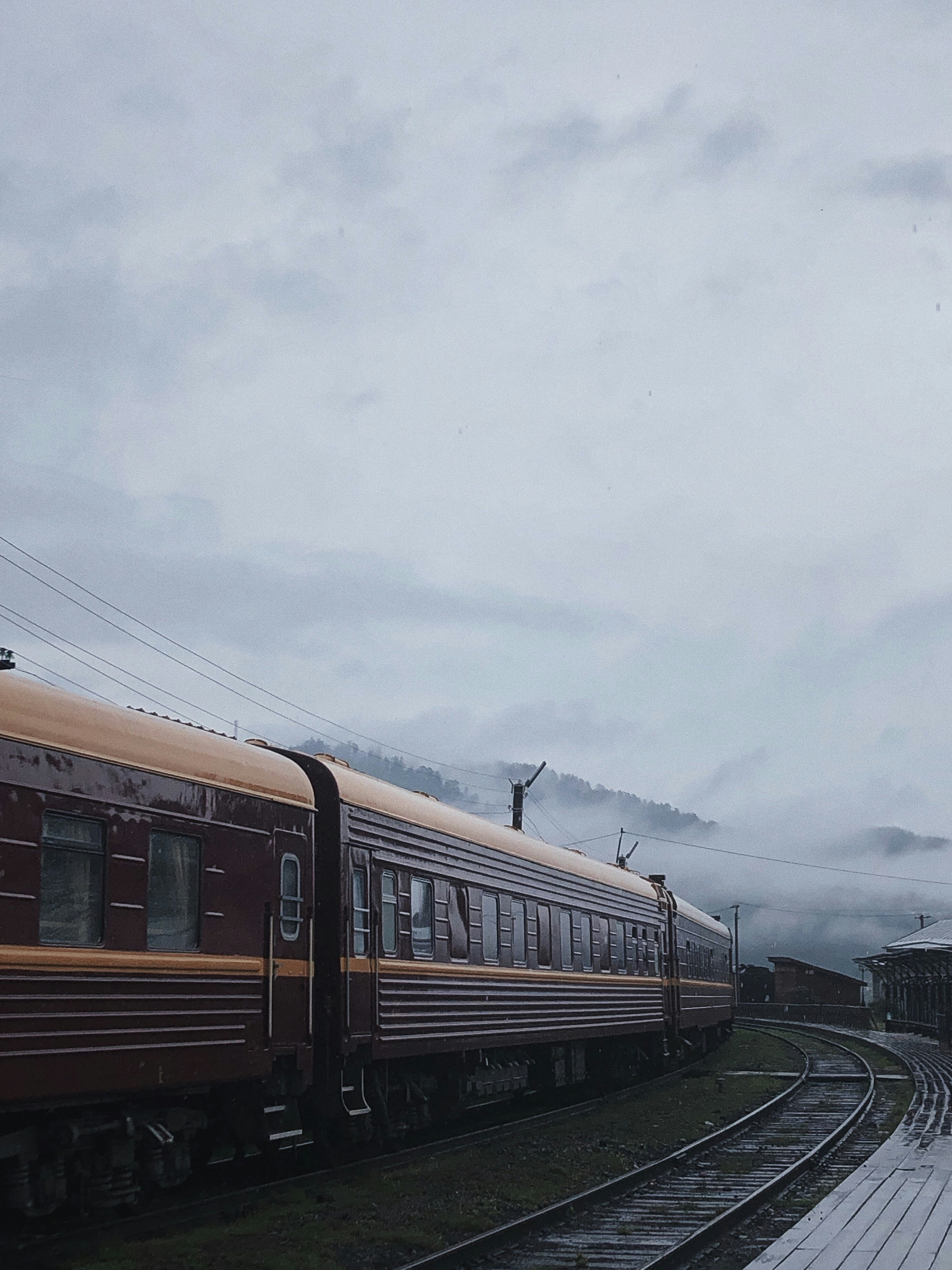Grey train photo – Free Grey Image on Unsplash