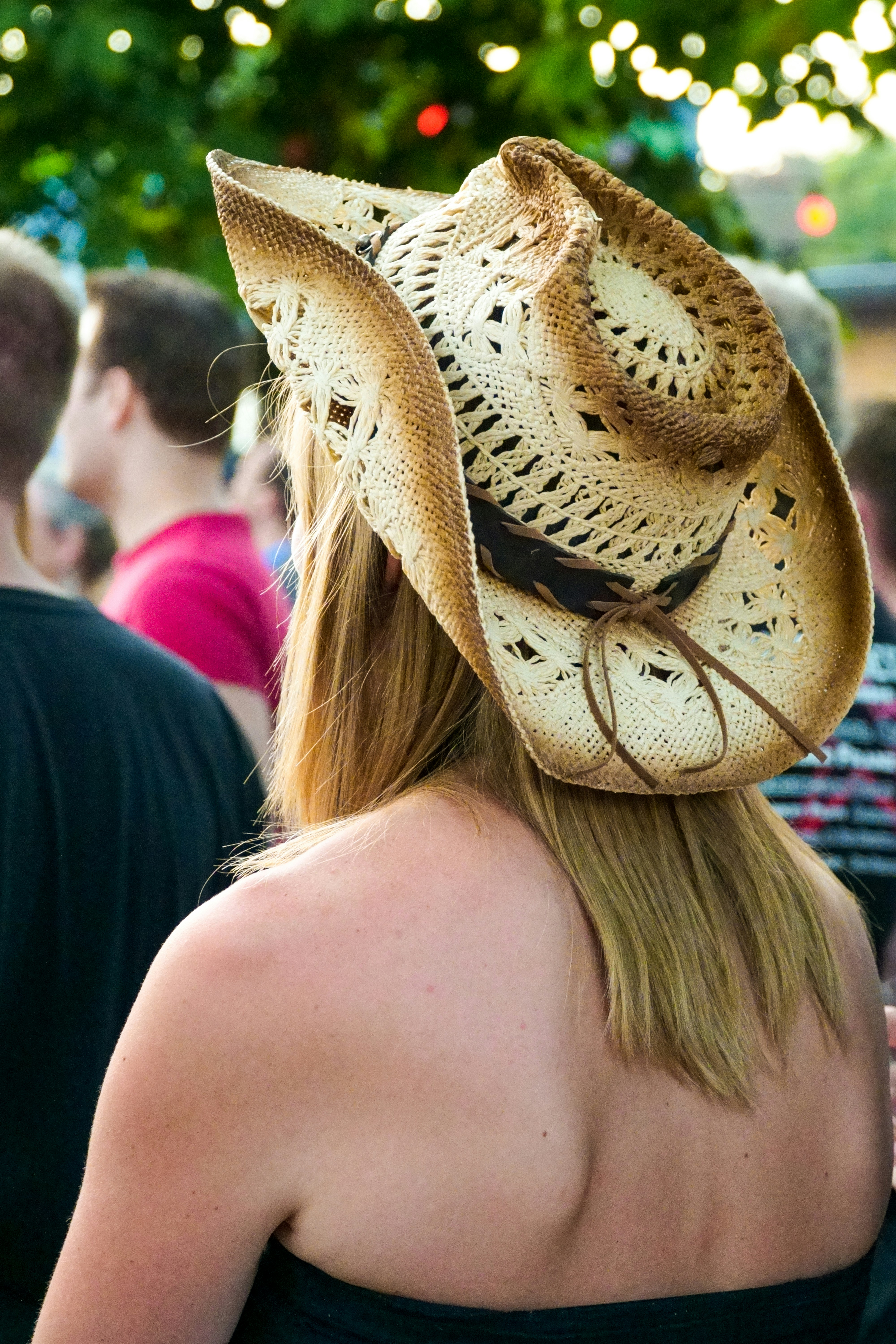 2019//07//26 A woman with a cowboy hat