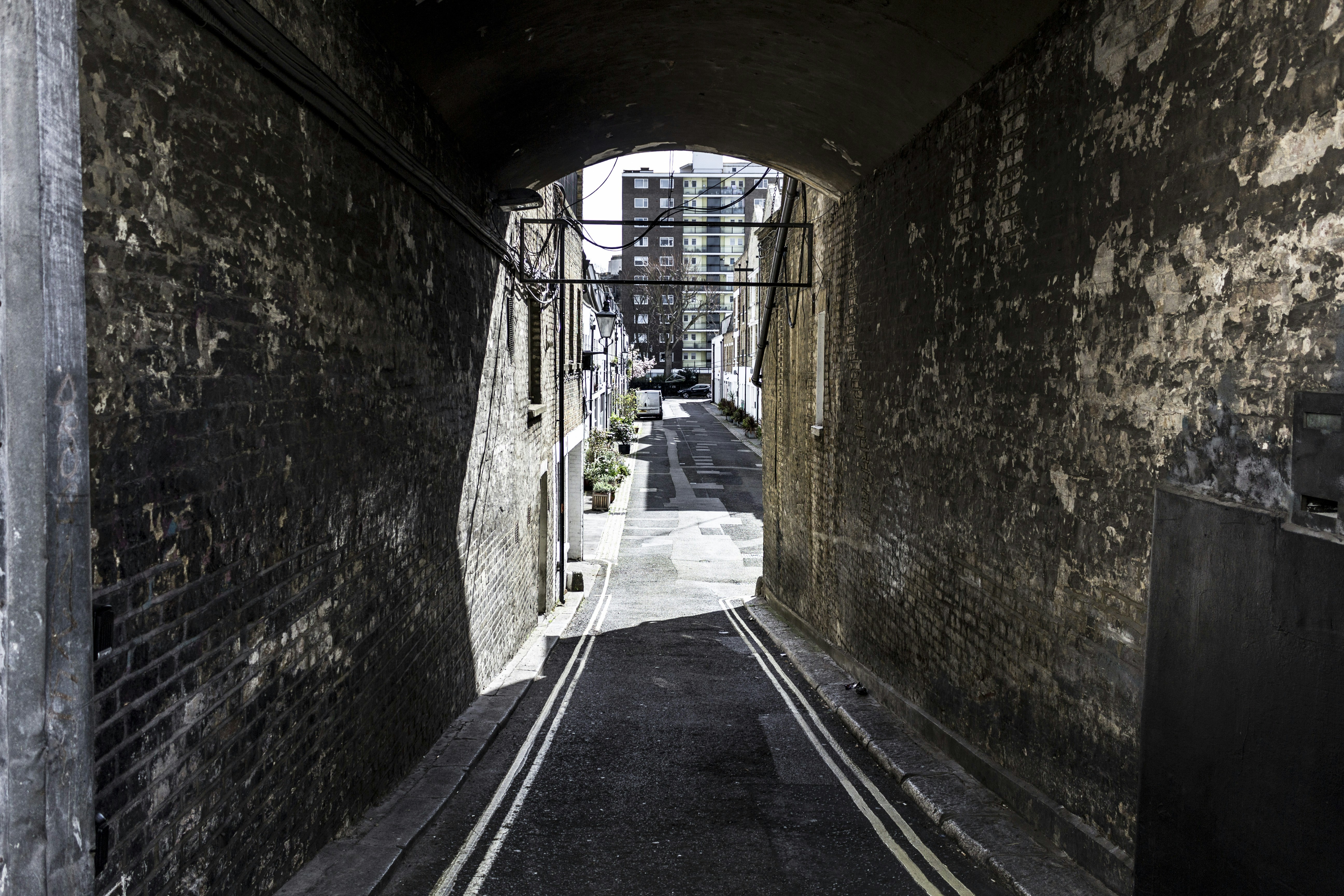 Alleyway, London | road alley