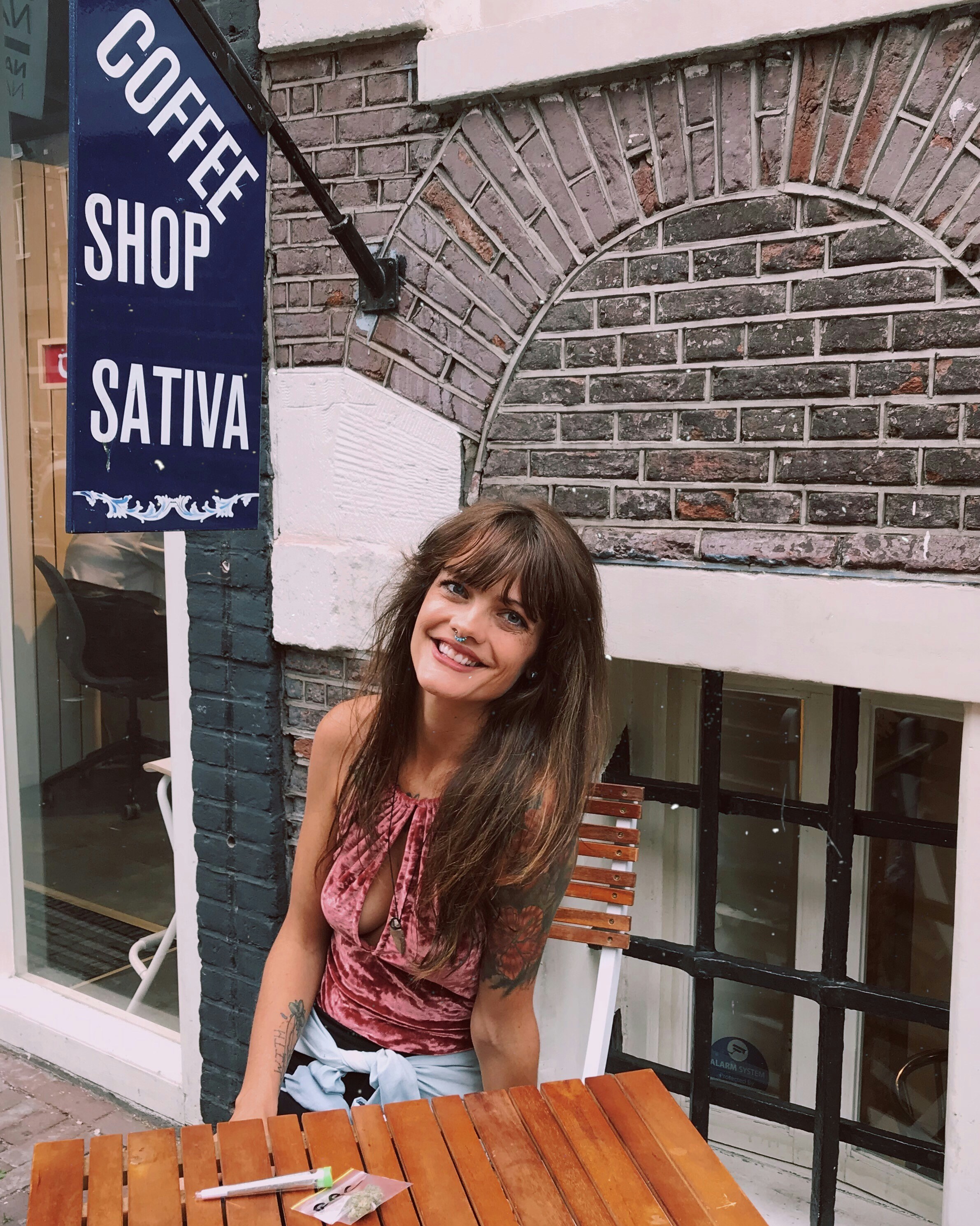 420 Lifestyle and Travel | 4 best free 420, human, apparel and clothing ...