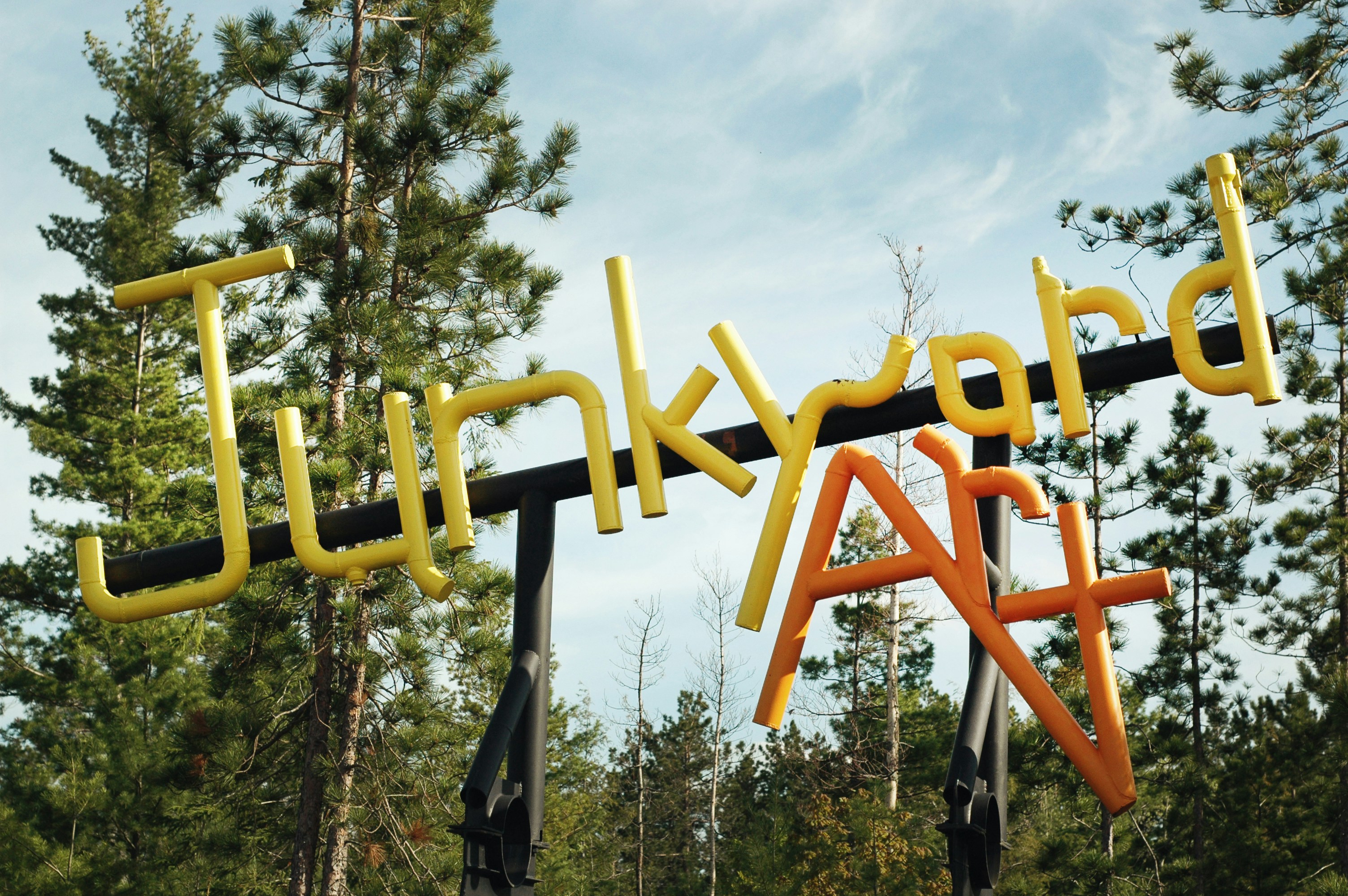 Junkyard Art signage photo – Free Artist Image on Unsplash