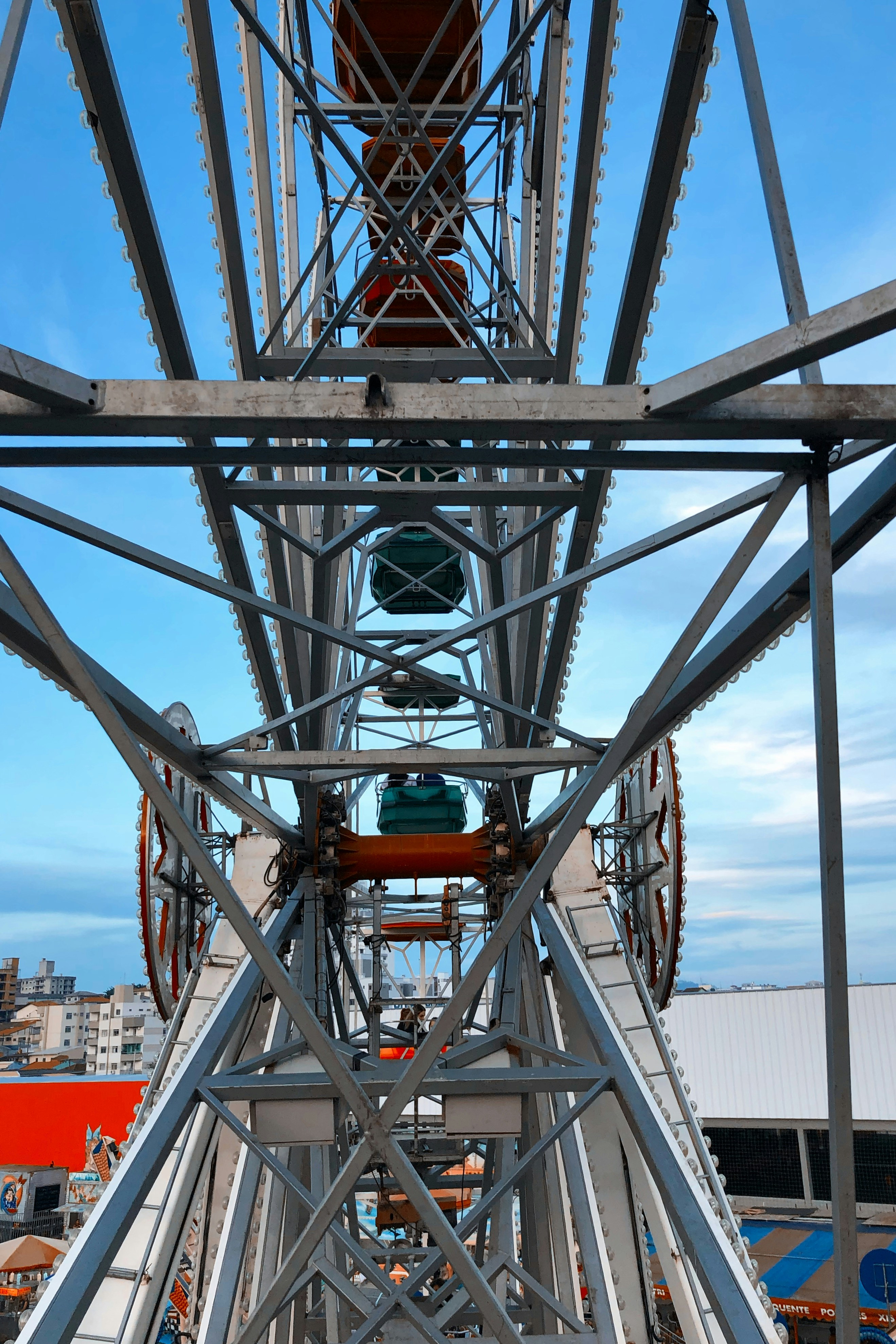 Grey Ferris wheel photo – Free Building Image on Unsplash