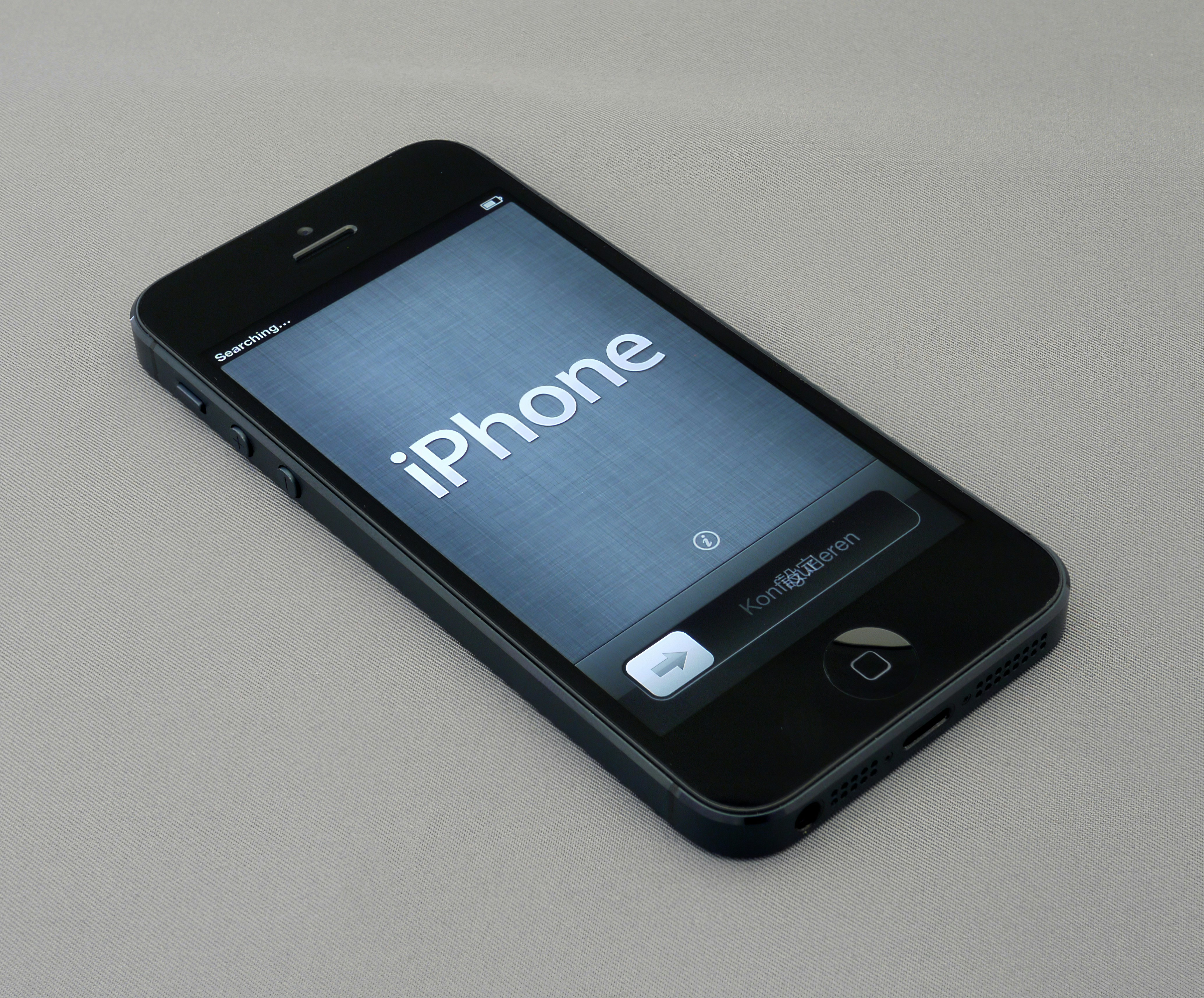 Black iPhone 4 photo – Free Grey Image on Unsplash
