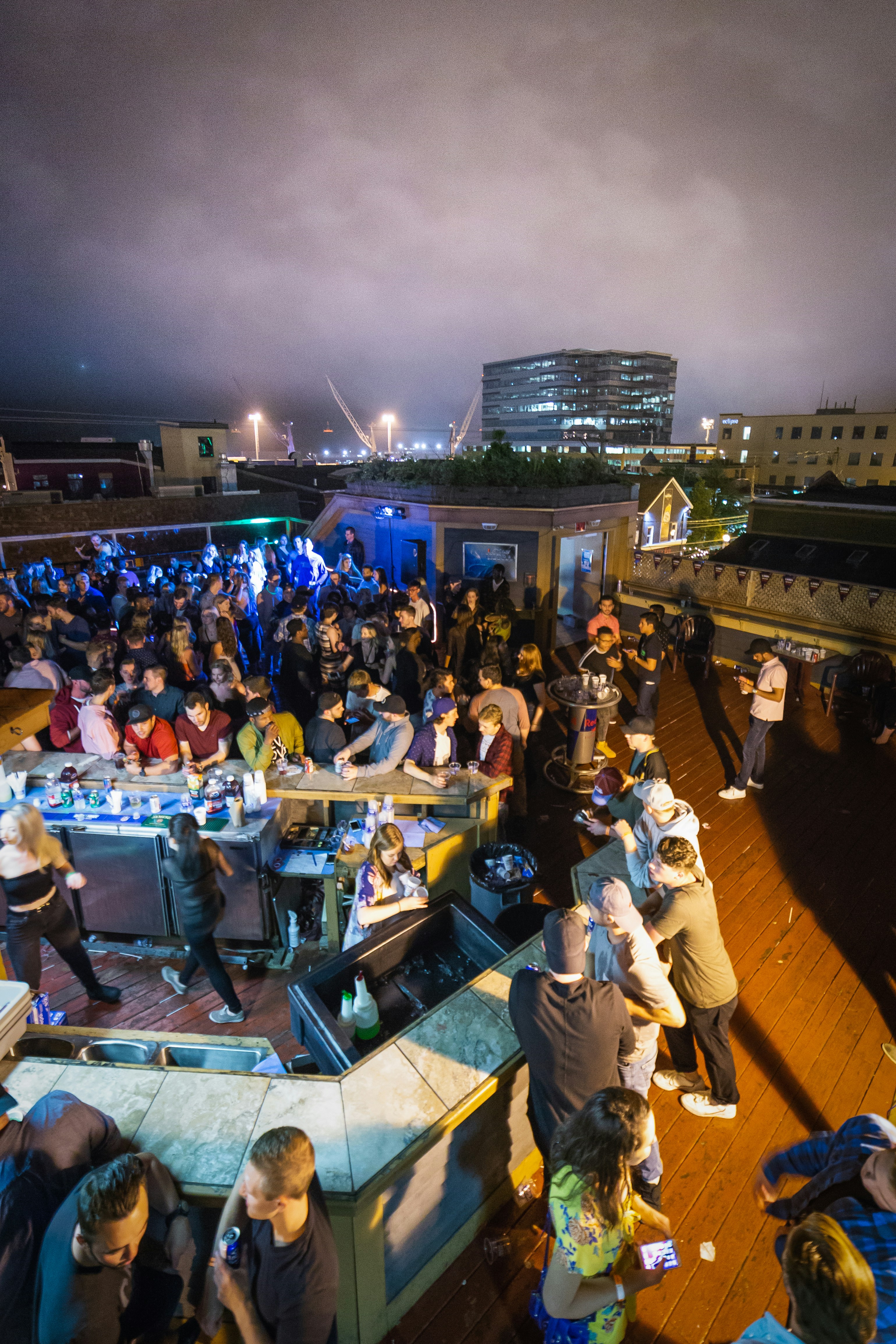 Group of people at a bar photo – Free Human Image on Unsplash