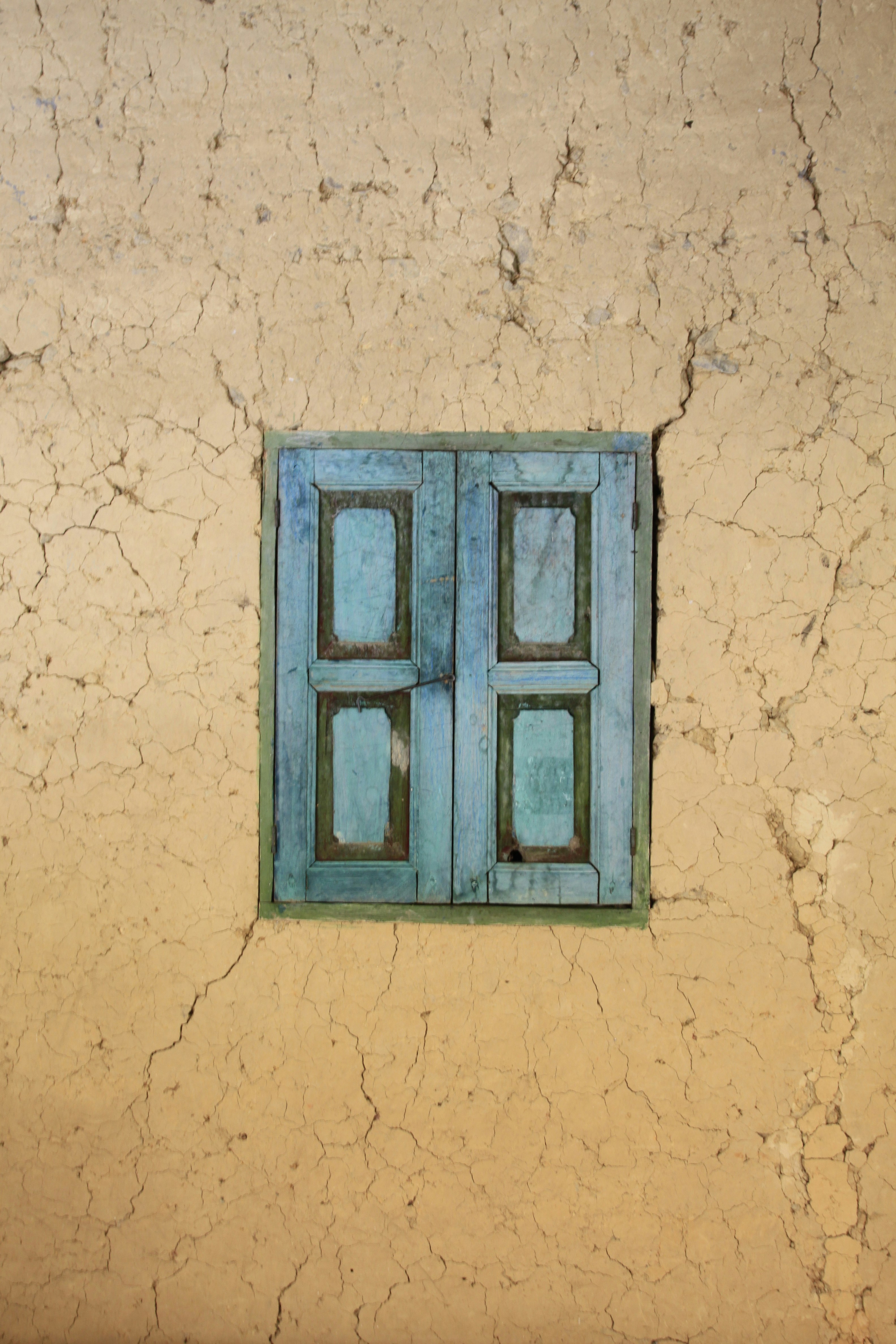 Closed blue window photo – Free Hagiang Image on Unsplash