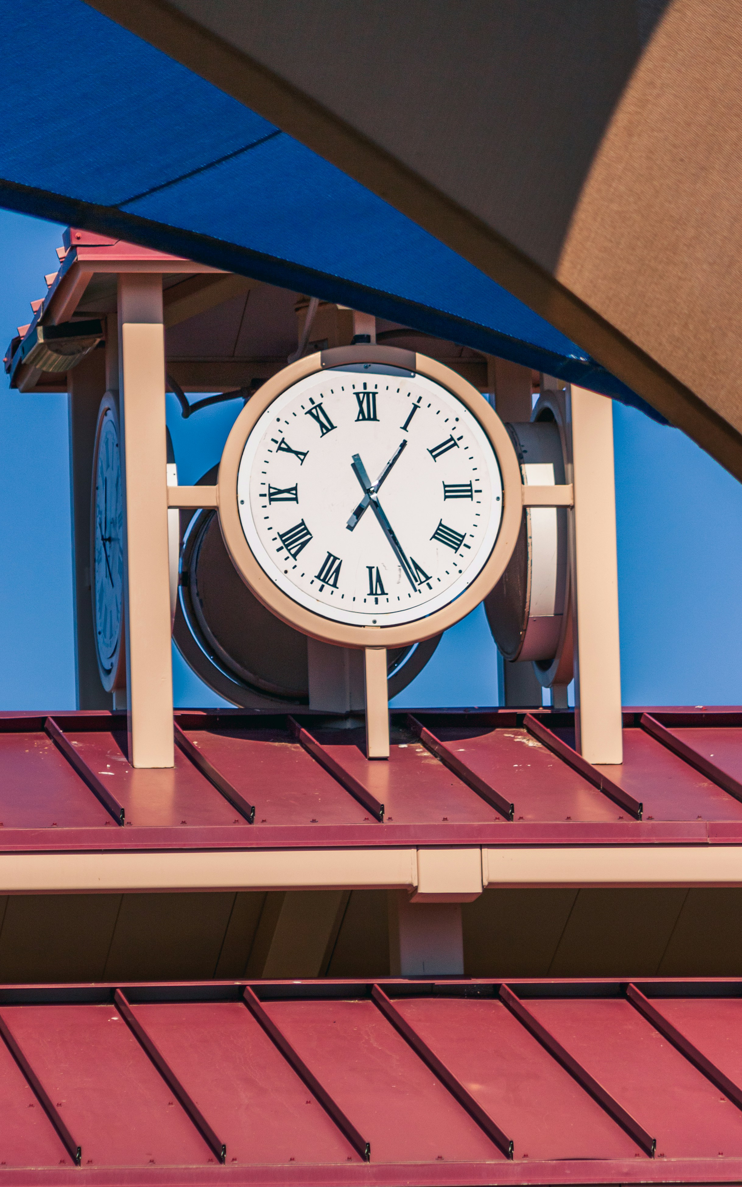Clock tower displaying 11:26 time during day photo – Free Clock Image ...