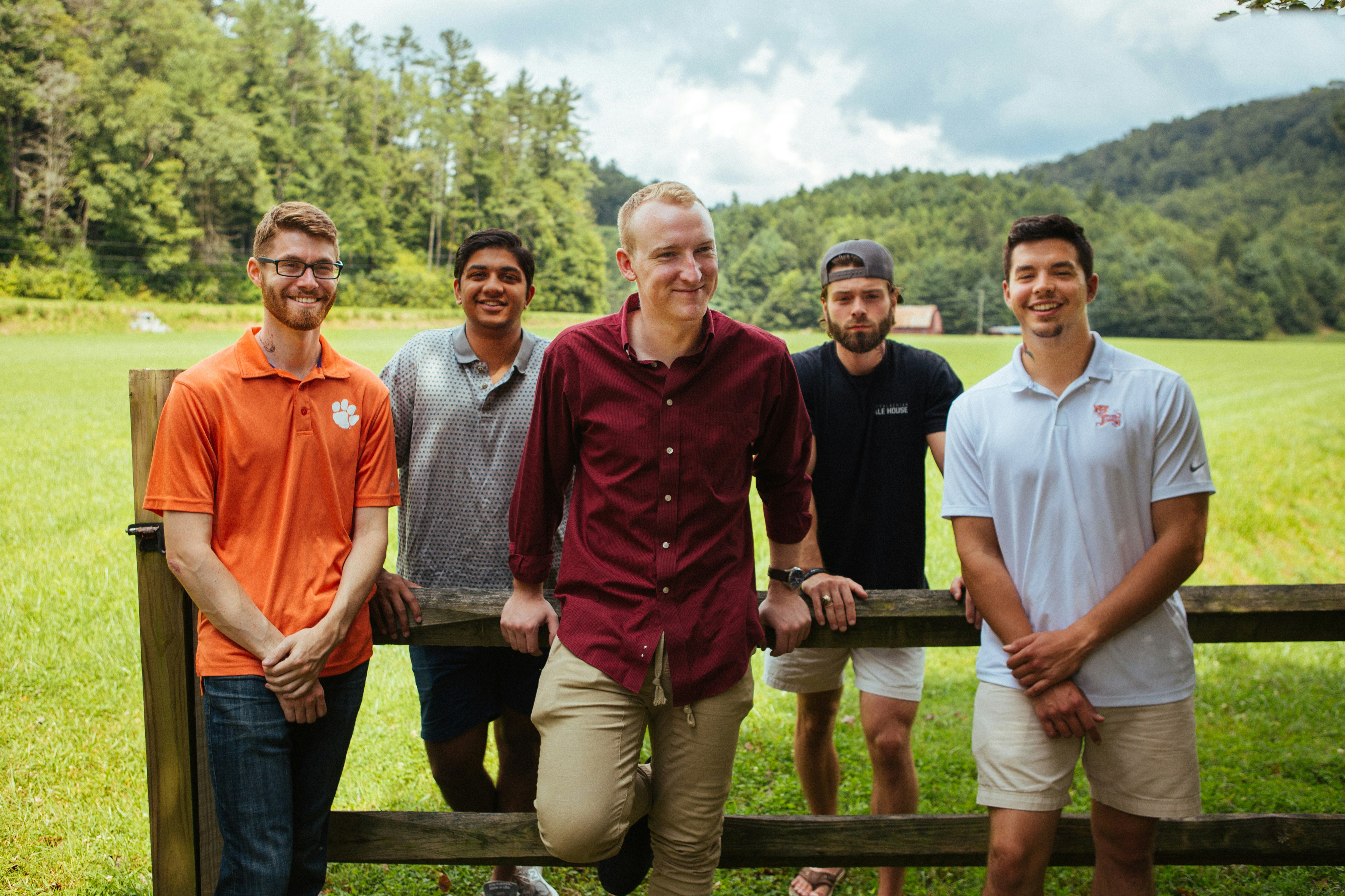 Man wearing red dress shirt photo – Free Person Image on Unsplash