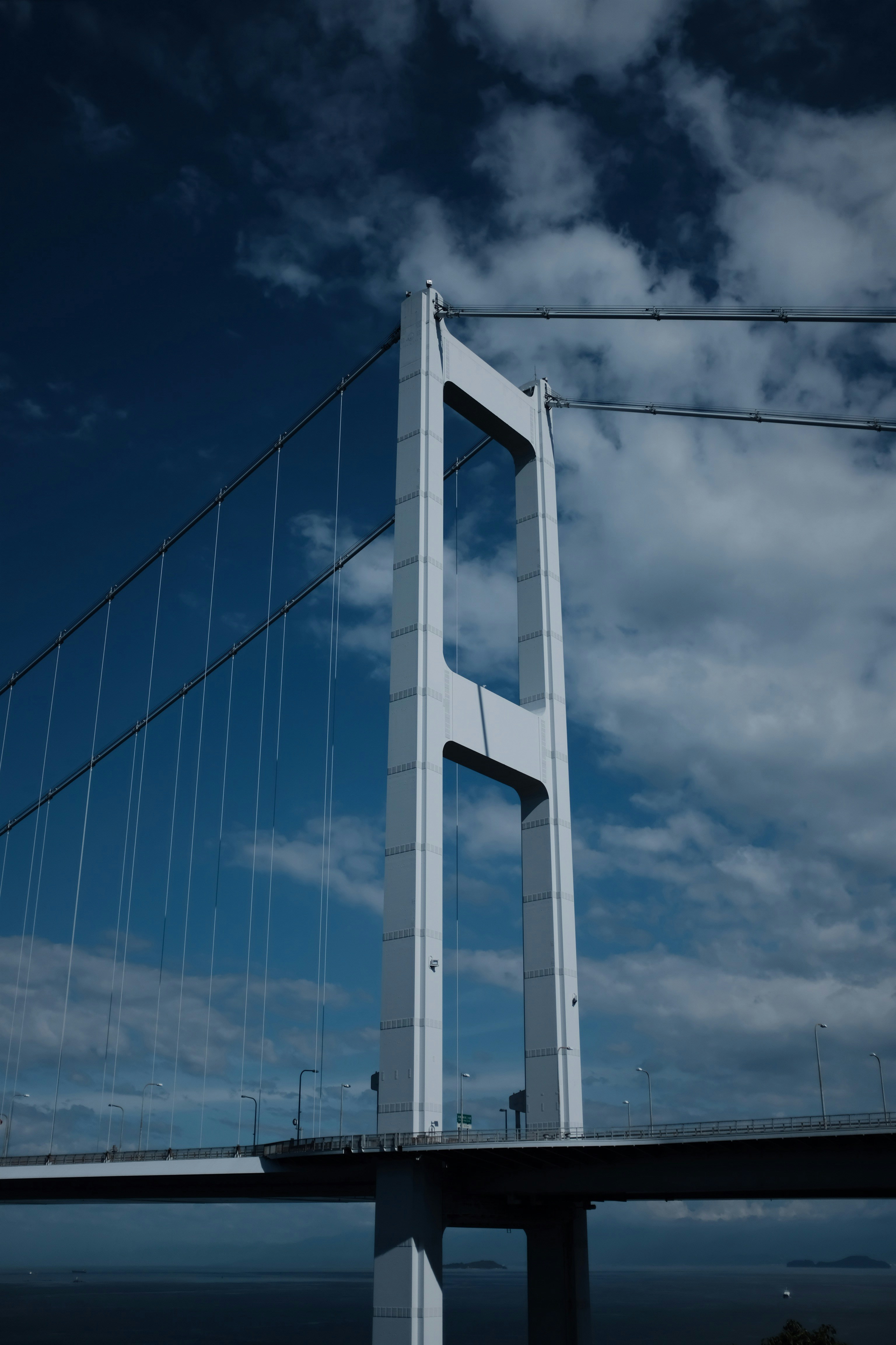 White bridge under blue sky photo – Free Building Image on Unsplash