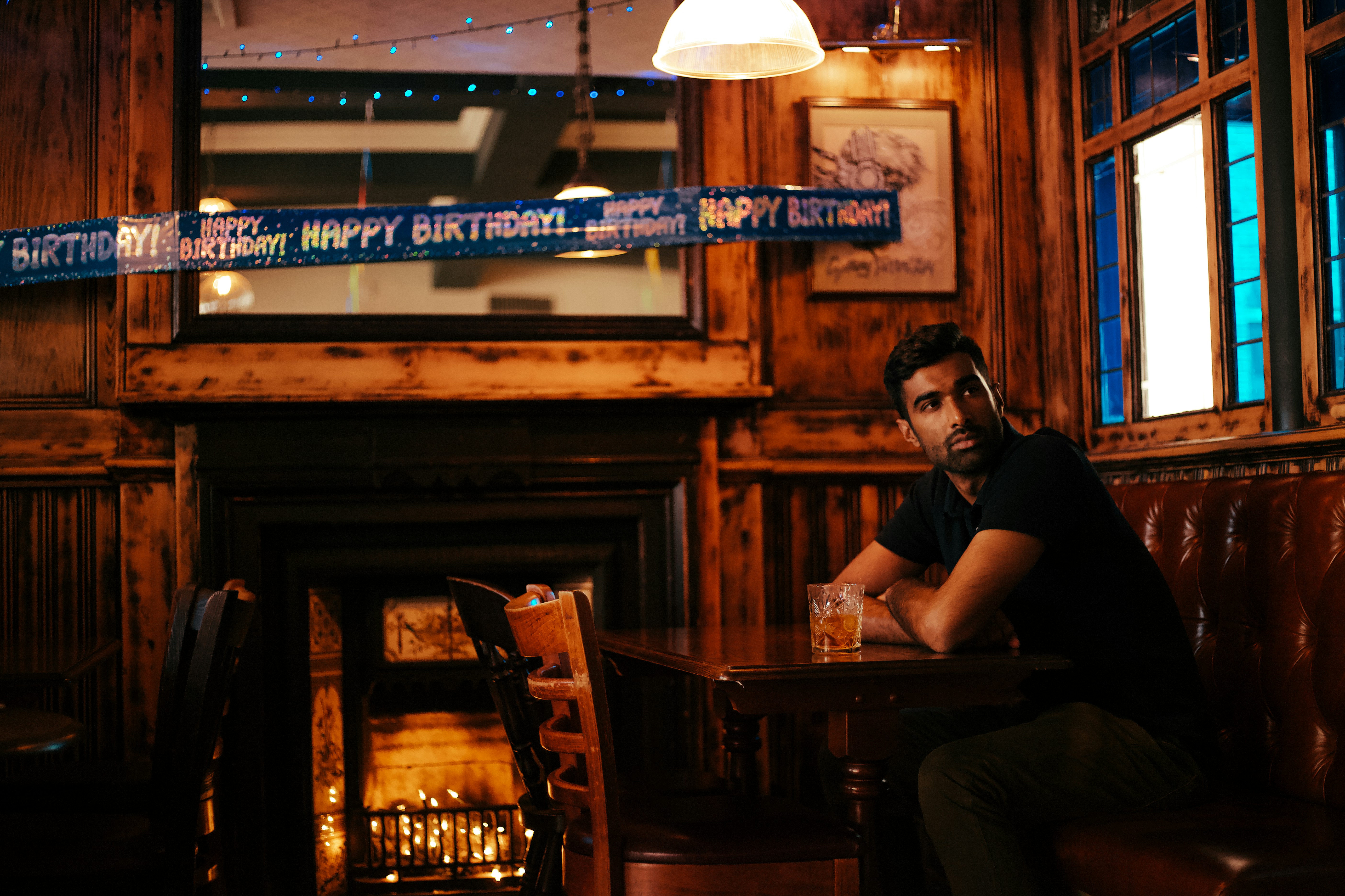 Définition de café-bar | Dictionnaire français