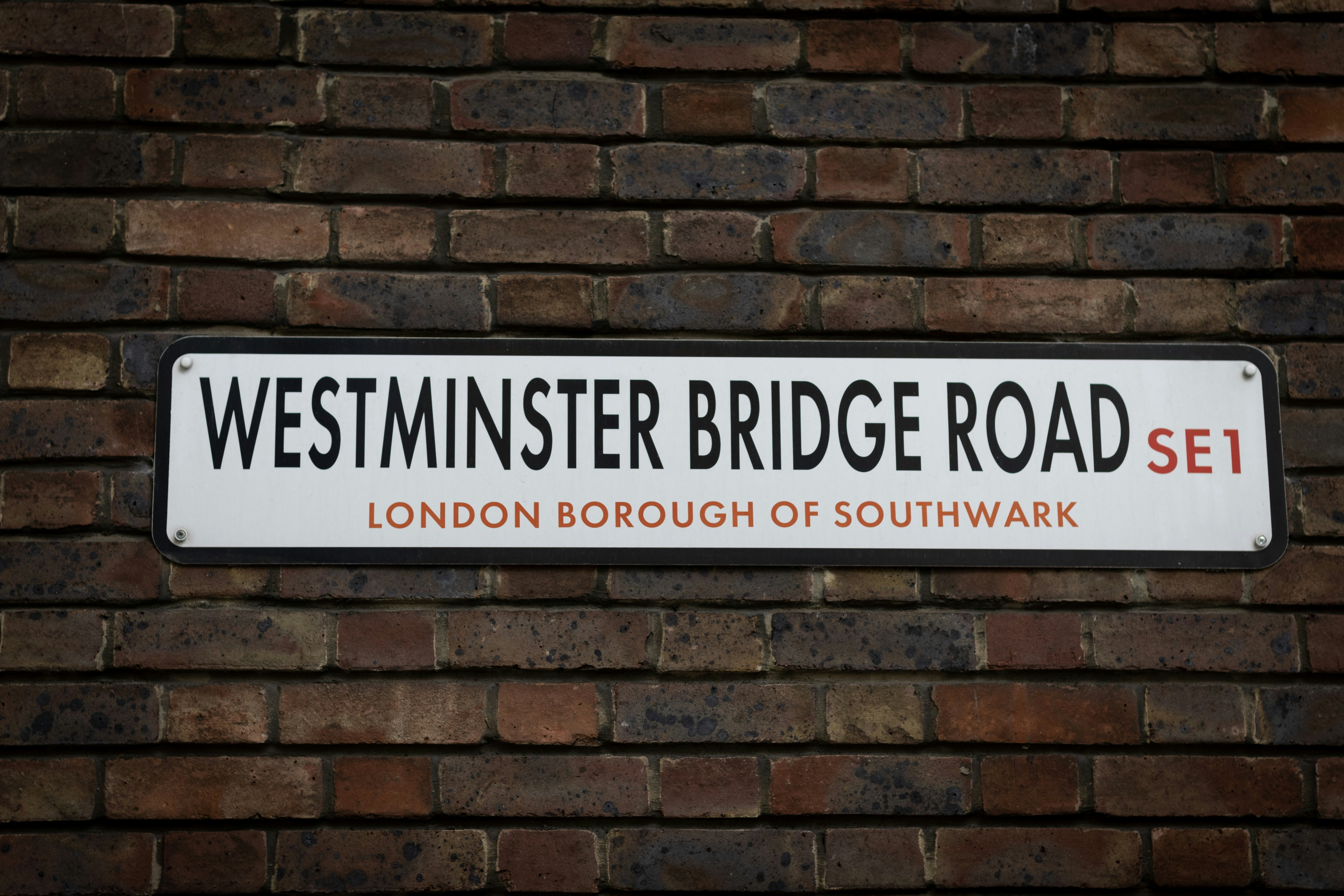 Westminster Bridge Road signage photo – Free Grey Image on Unsplash