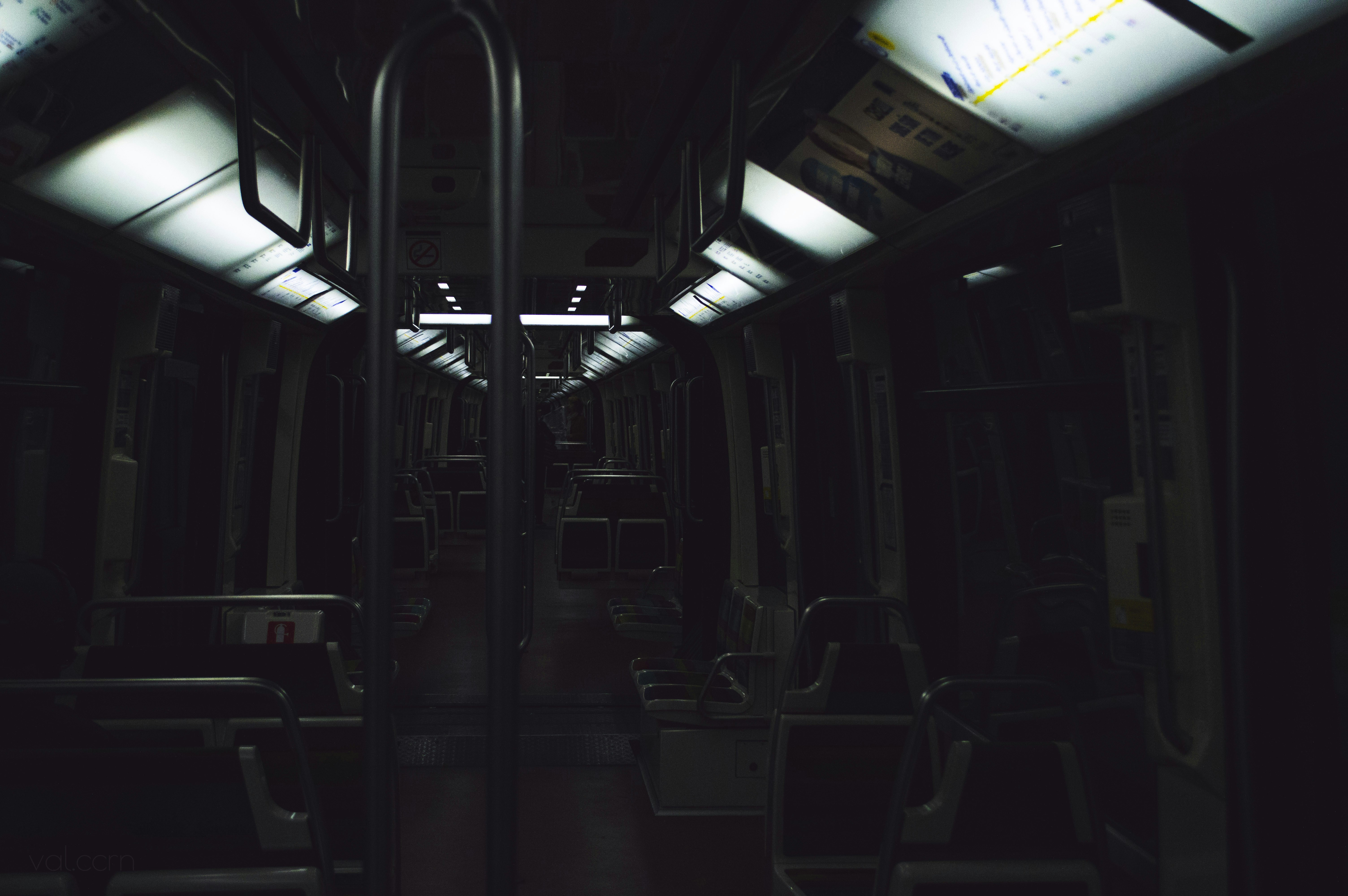 Empty train car photo – Free Paris Image on Unsplash