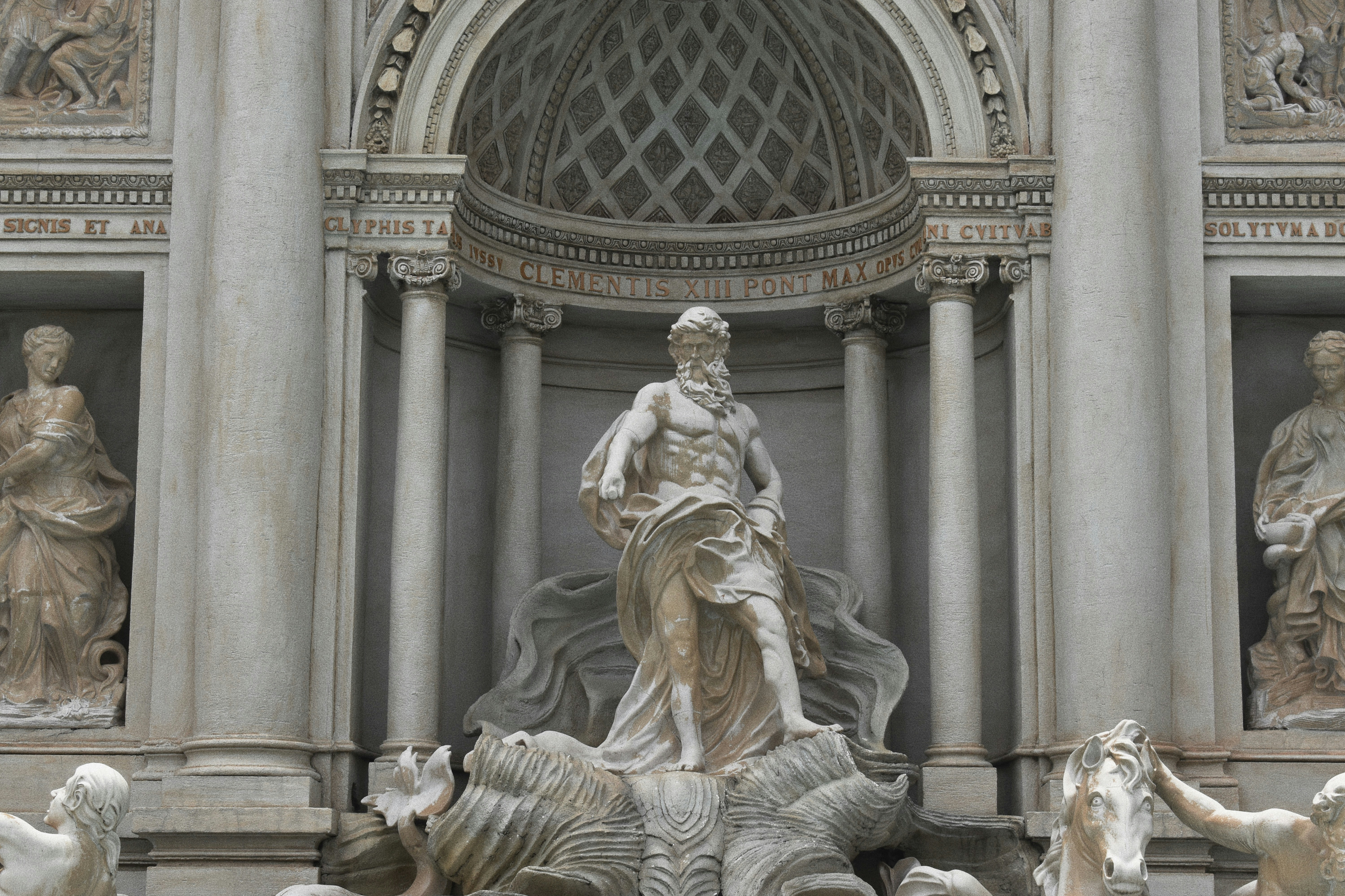 Man's statue photo – Free Grey Image on Unsplash