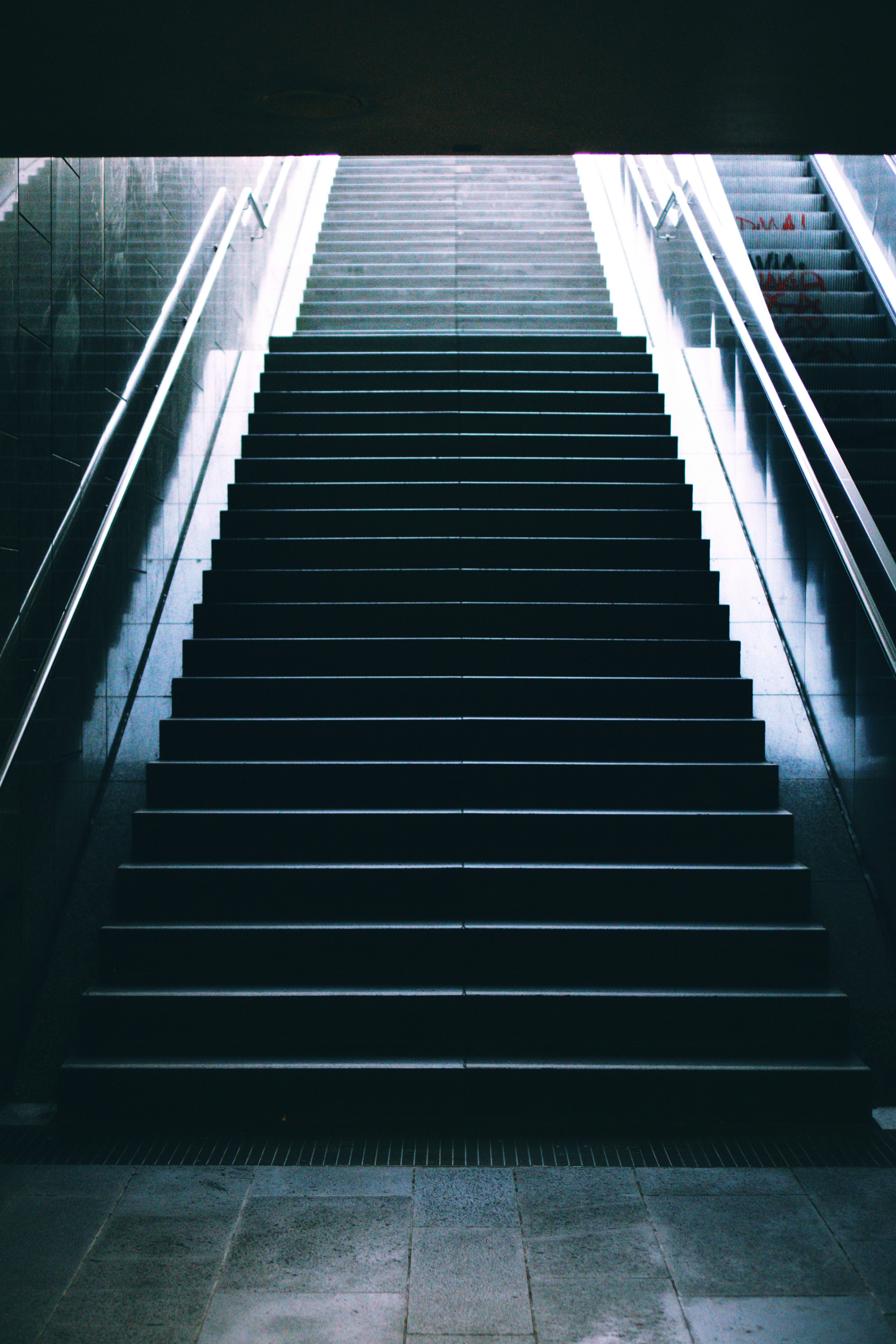 Empty stairs photo – Free Germany Image on Unsplash