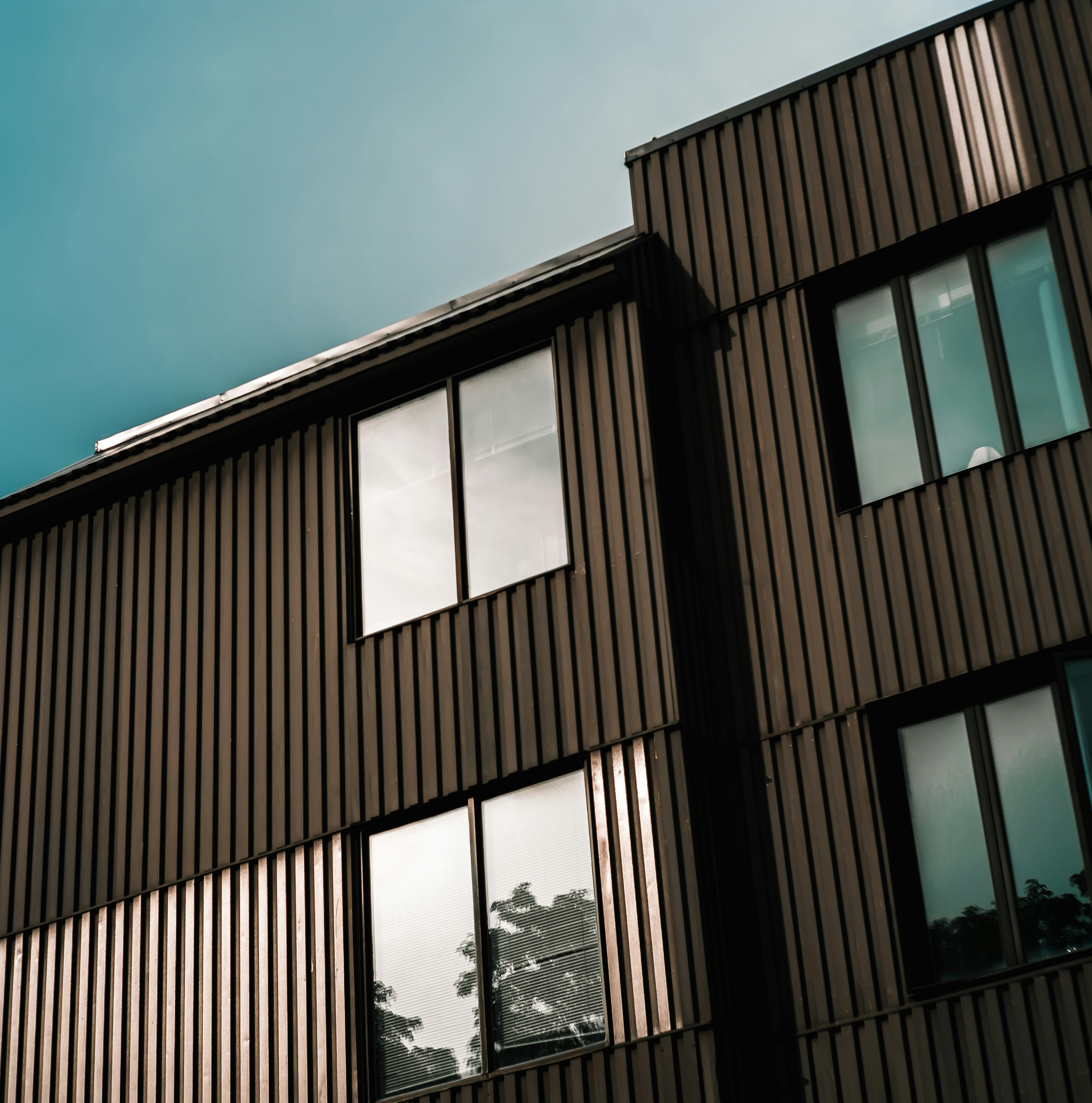 Modern brown house photo – Free Building Image on Unsplash