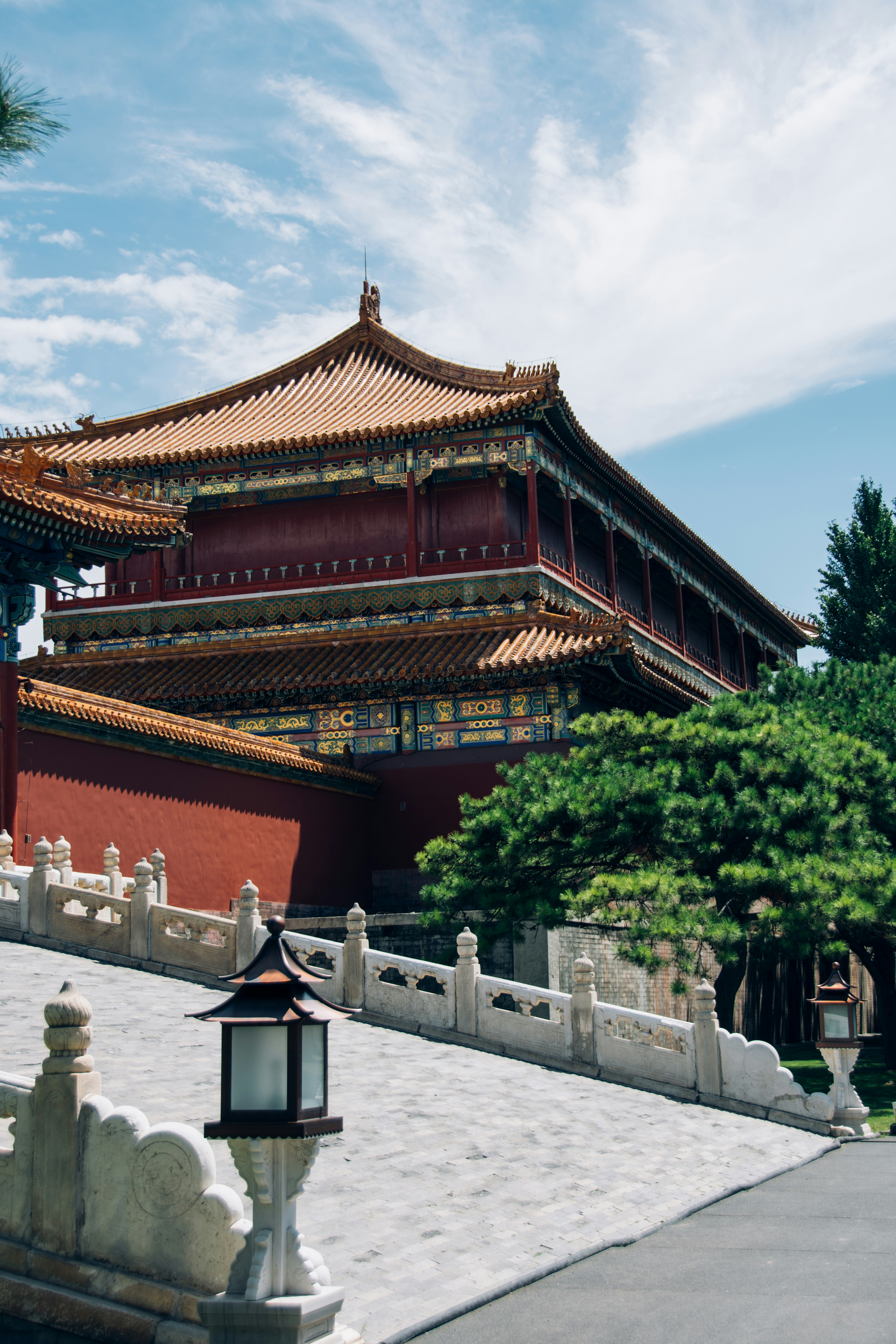 Red and gold temple photo – Free Architecture Image on Unsplash