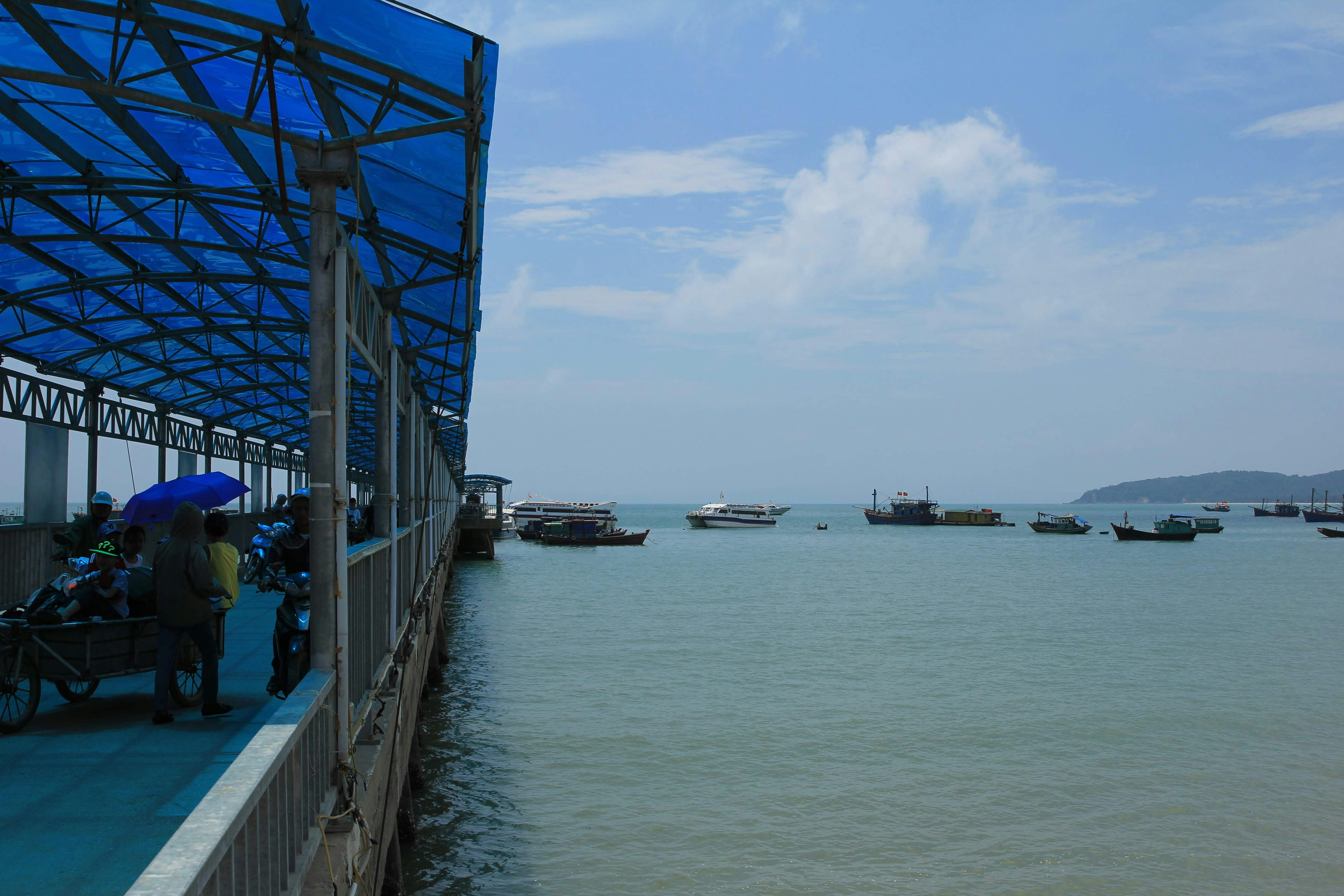 Blue and gray bridge photo – Free Building Image on Unsplash