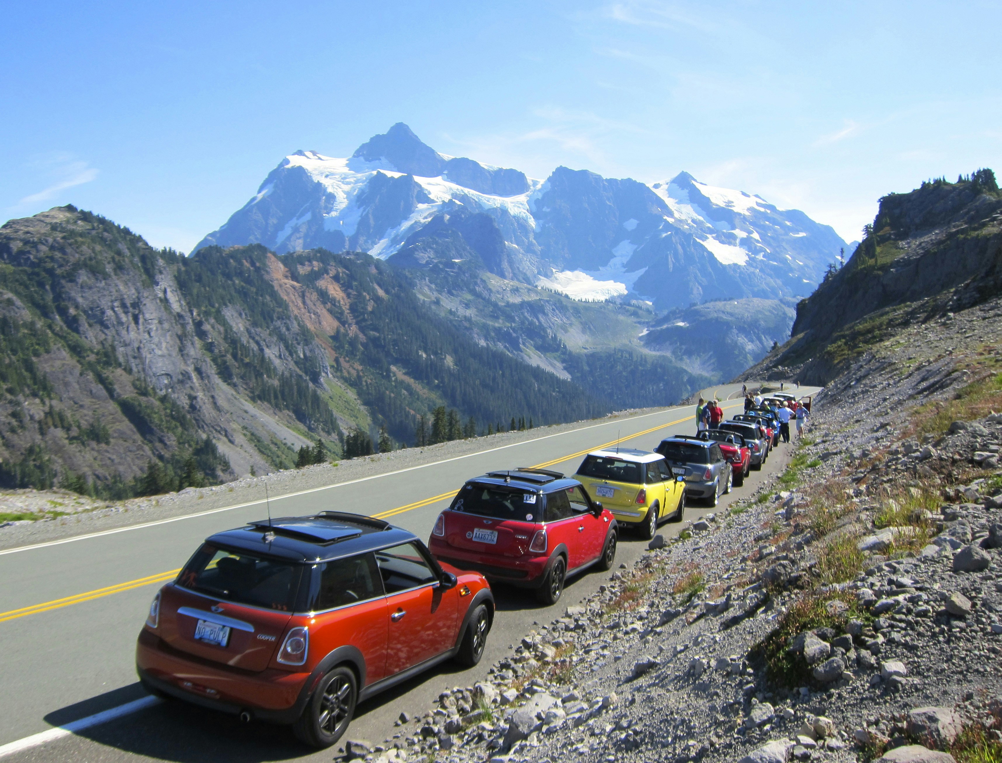 Assorted-color Mini Cooper vehicle lot photo – Free Blue Image on Unsplash