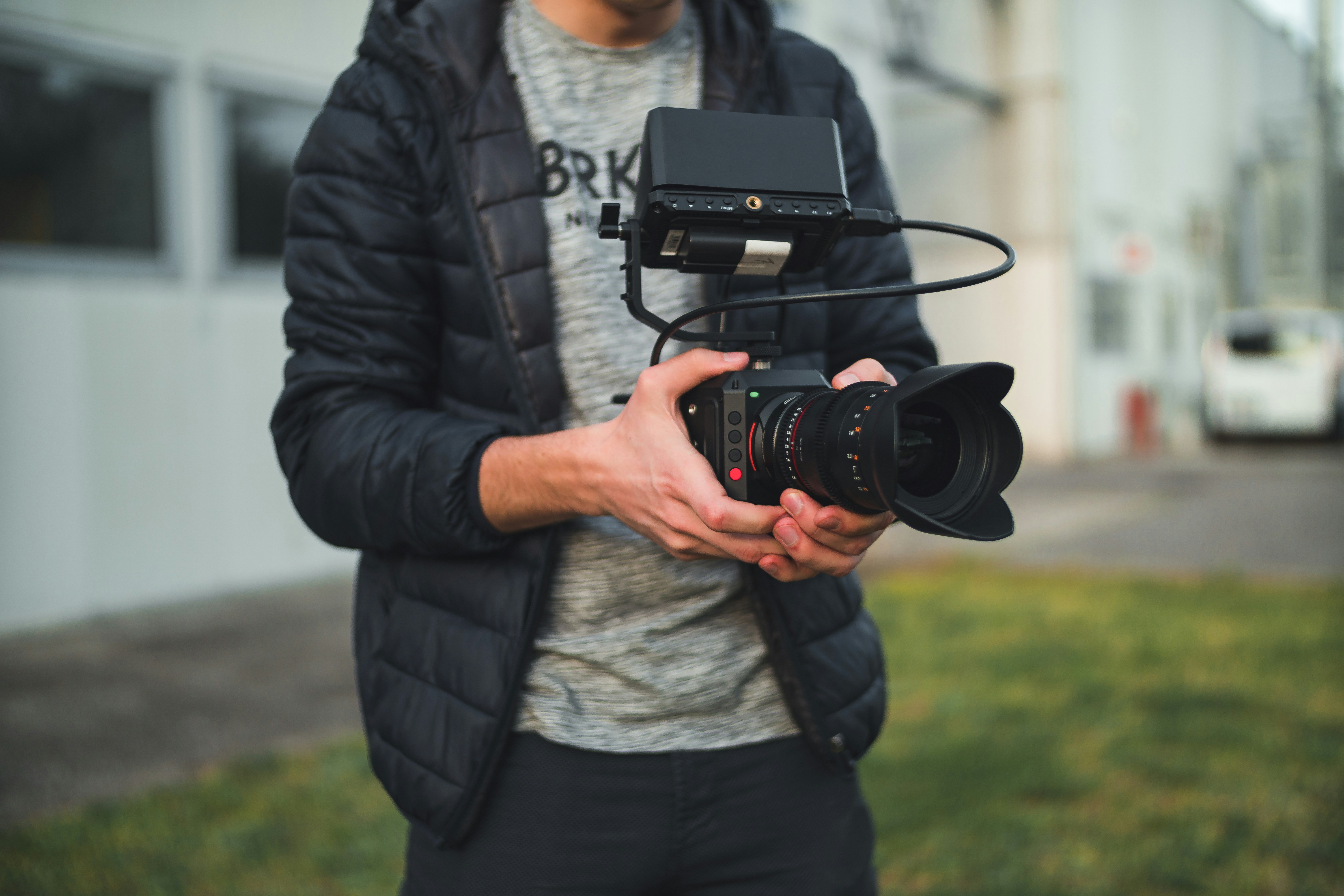 Person holding DSLR camera photo – Free Zcam Image on Unsplash