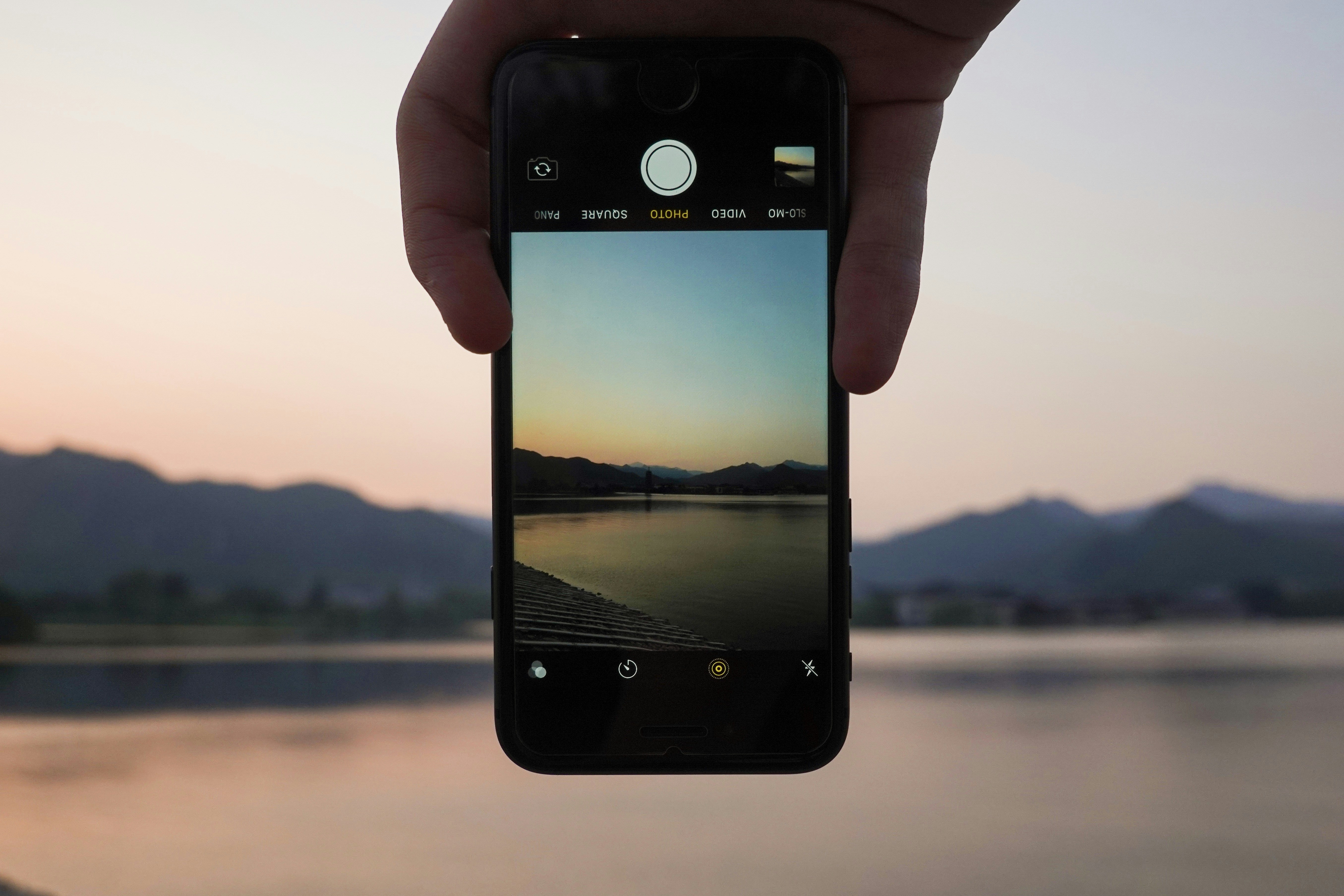 Black Android smartphone photo – Free Iphone photos Image on Unsplash