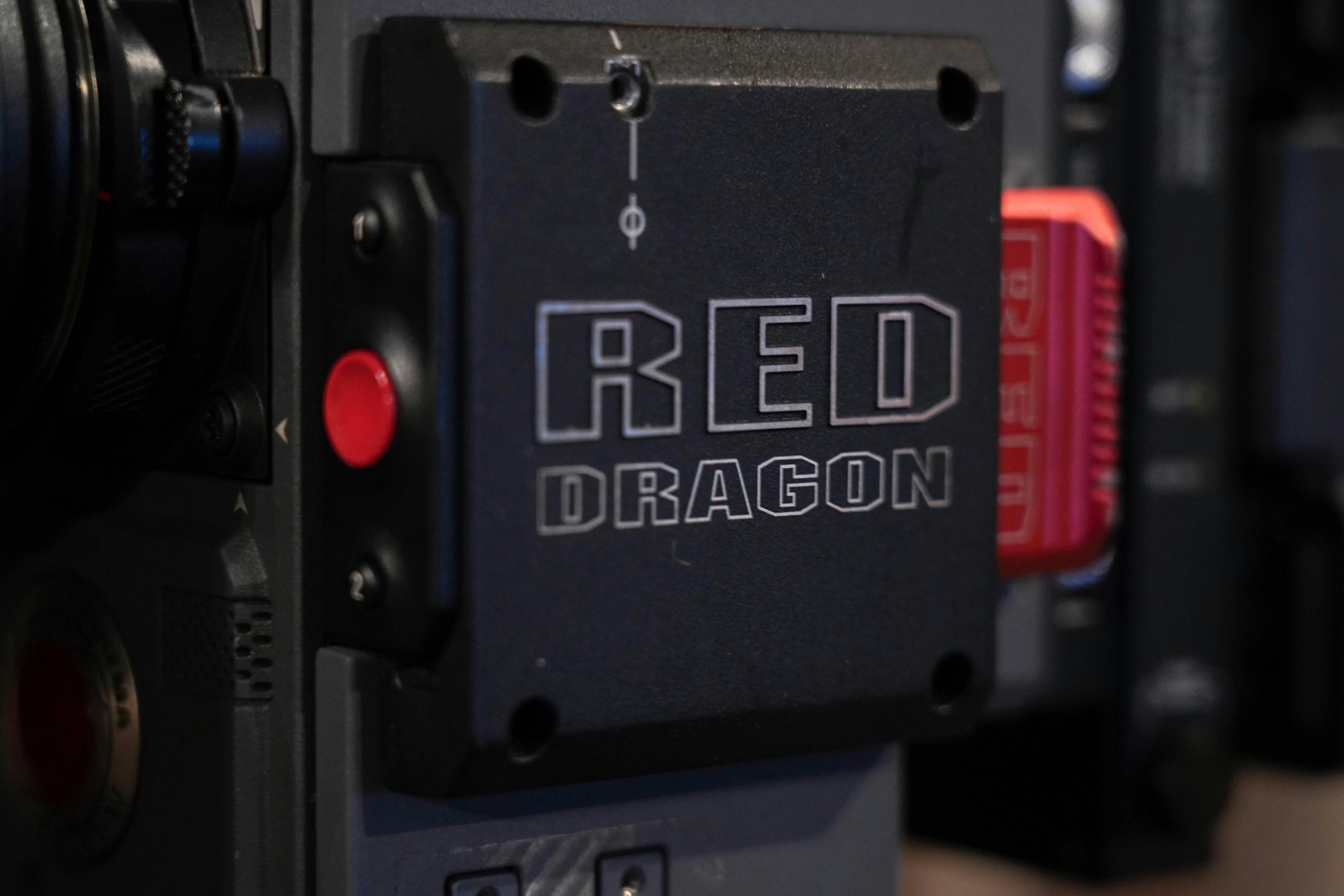 Black Red Dragon camera photo – Free Electronics Image on Unsplash